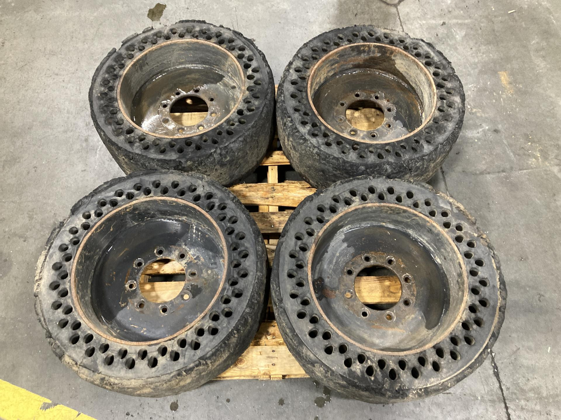 CAT 262 Tire and Rim for Sale