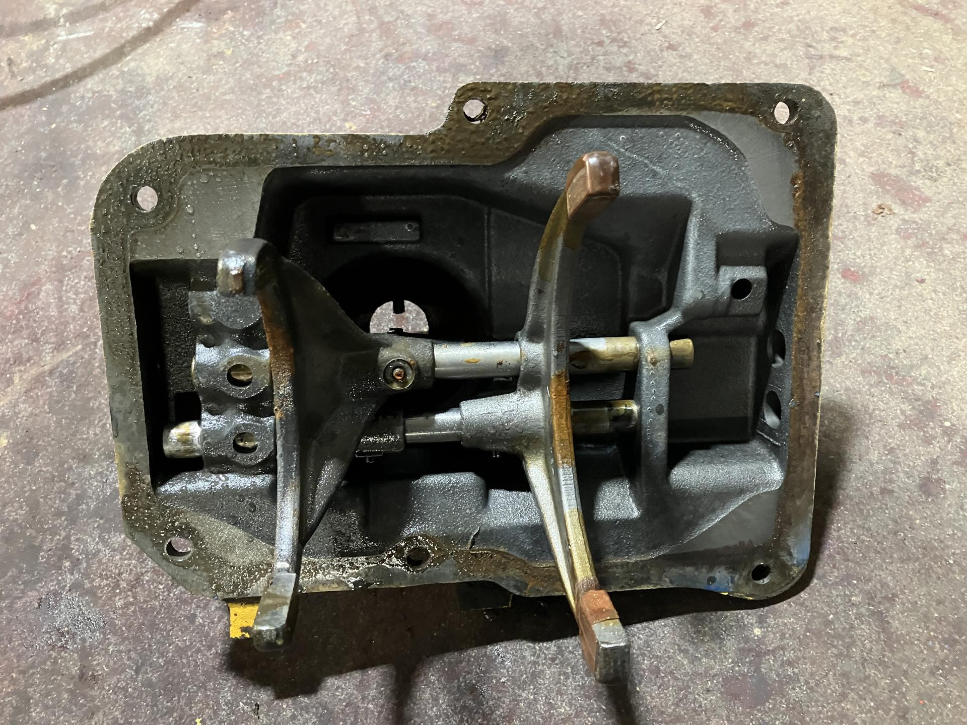T19-1 | Case 680E Transmission for Sale