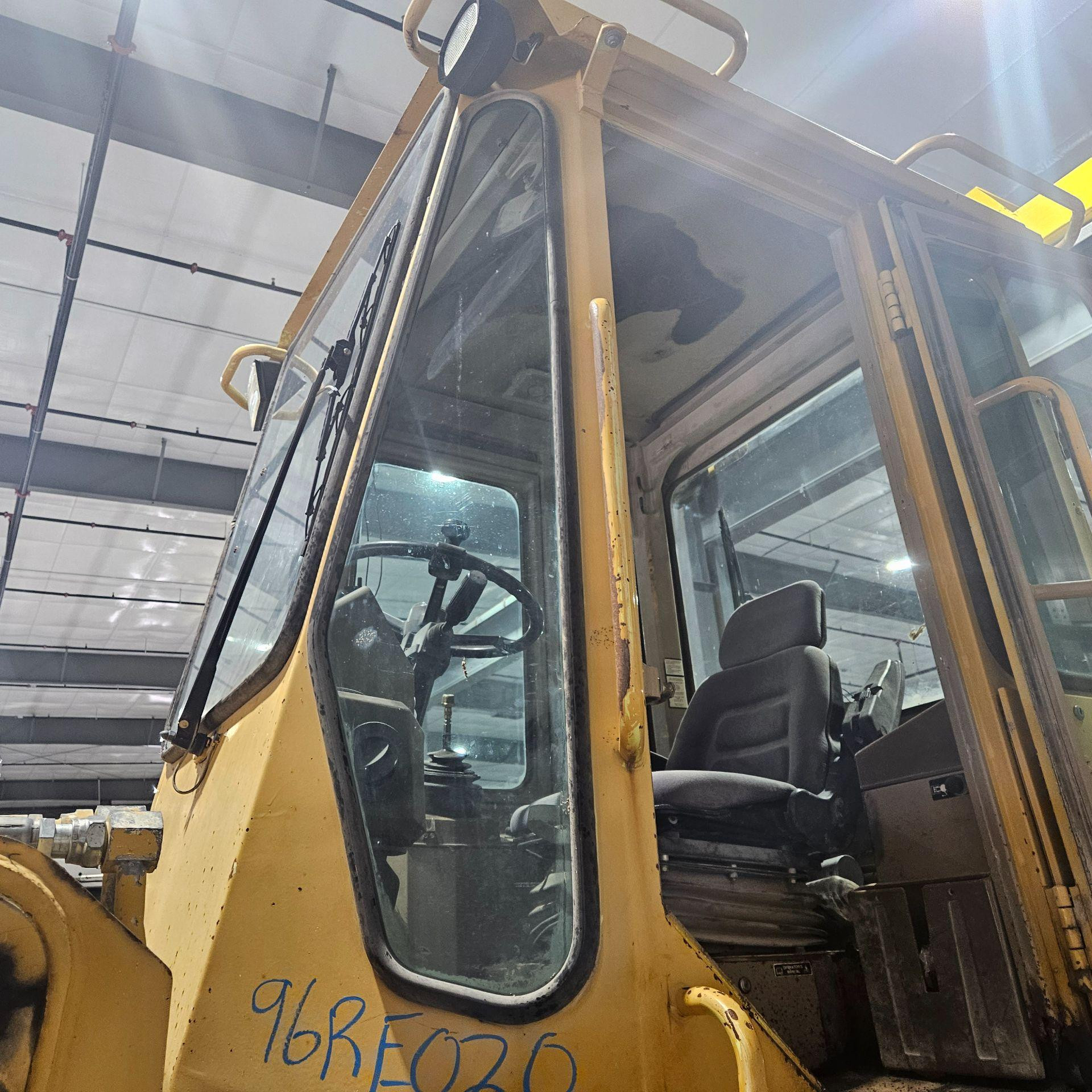 T137716 | John Deere 644G Windshield Glass for Sale
