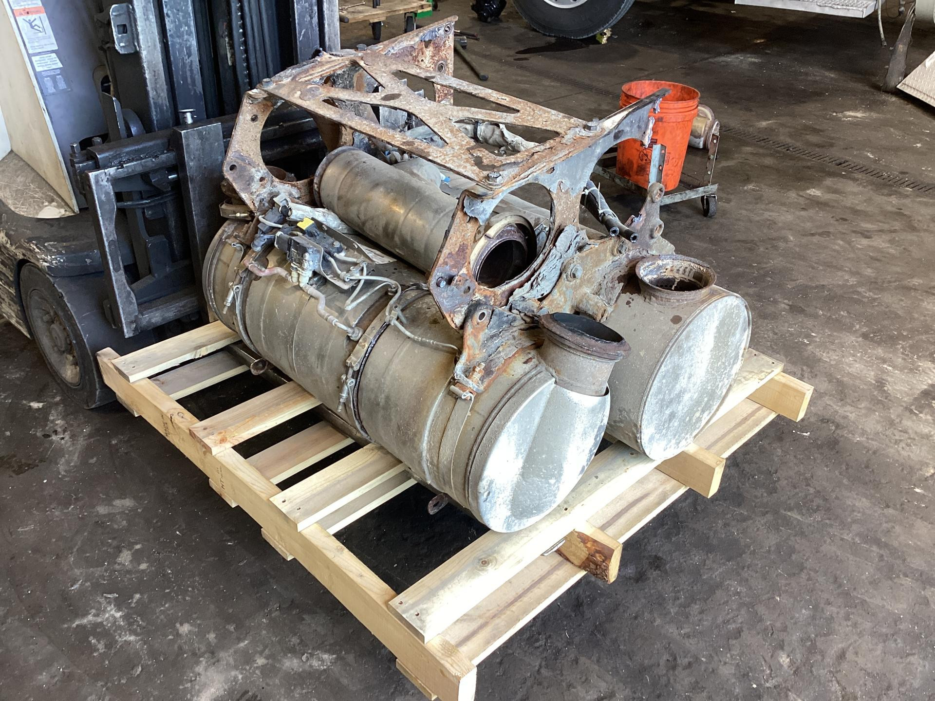 1977931 | Cummins ISX11.9 DPF | Diesel Particulate Filter for Sale