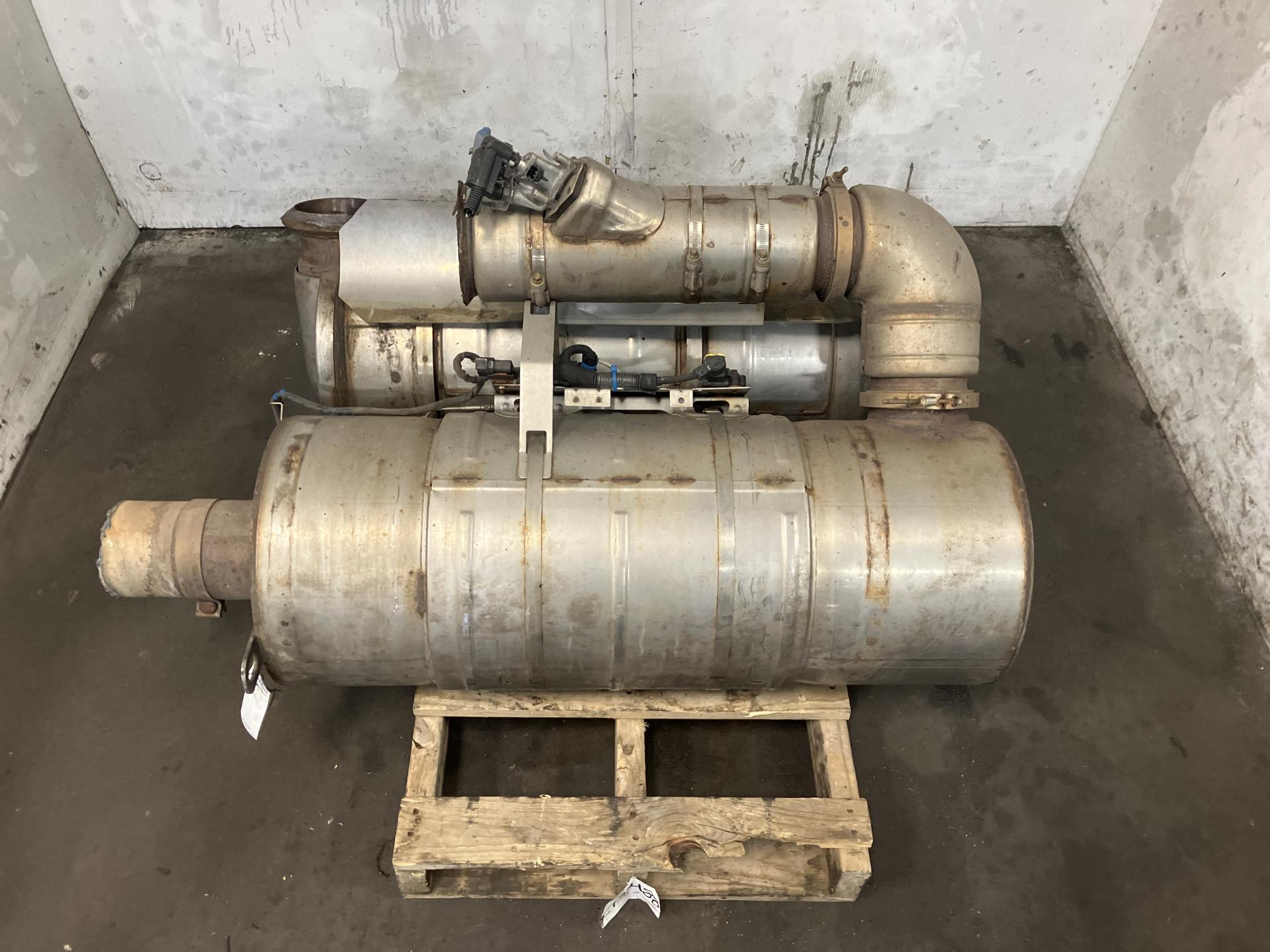 1977931 | Paccar MX13 DPF | Diesel Particulate Filter for Sale