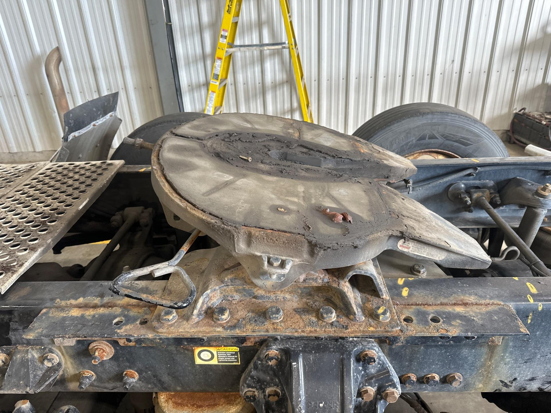 FW31Z700XL00 | Holland FW31 Fifth Wheel for Sale