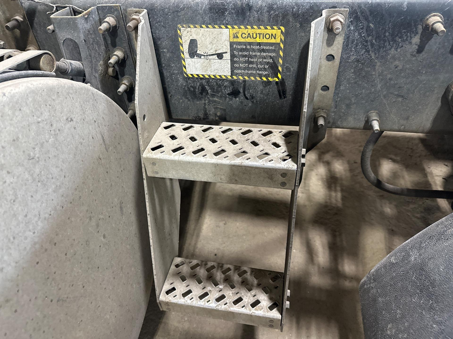 Mack ANTHEM (AN) Step (Frame, Fuel Tank, Faring) for Sale