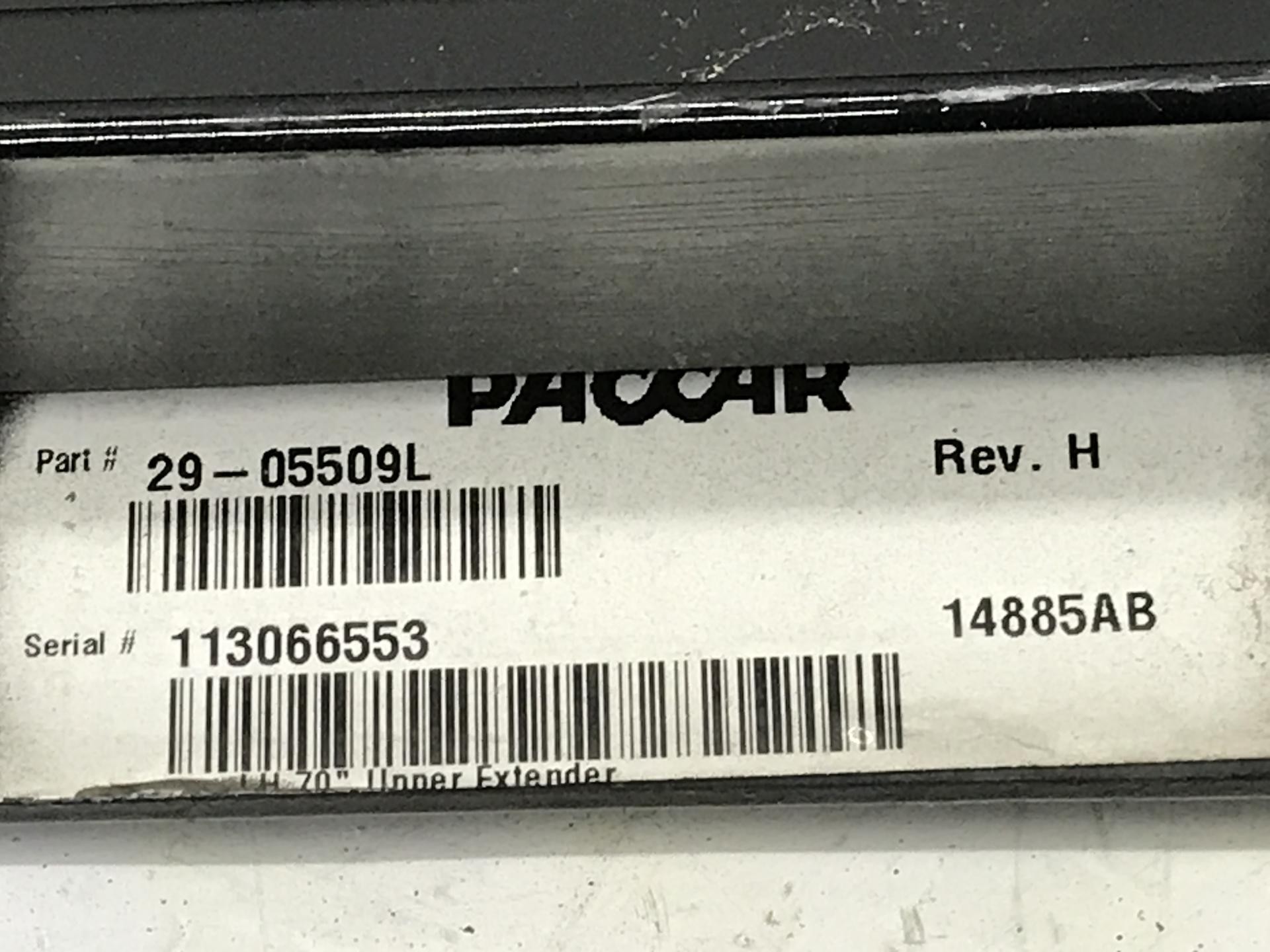 29-05509L | Peterbilt 587 Side Fairing/Cab Extender for Sale
