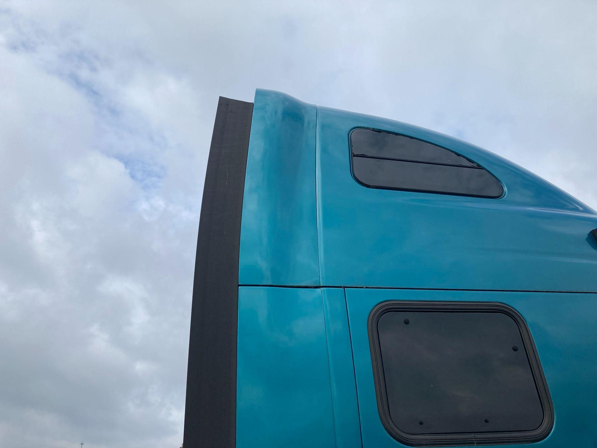 Peterbilt 587 Side Fairing/Cab Extender for Sale