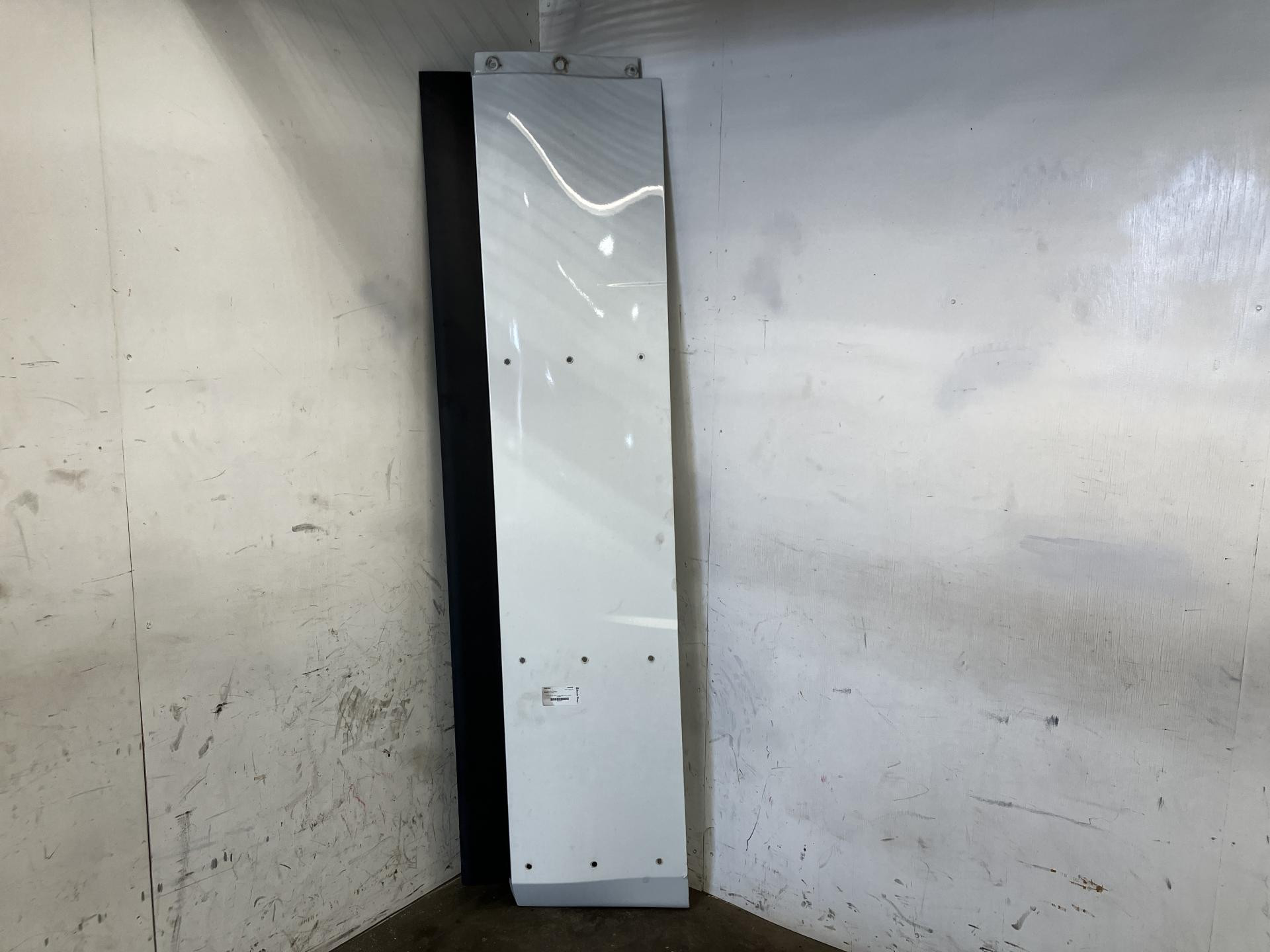 6123215C2 | International LT Side Fairing/Cab Extender for Sale