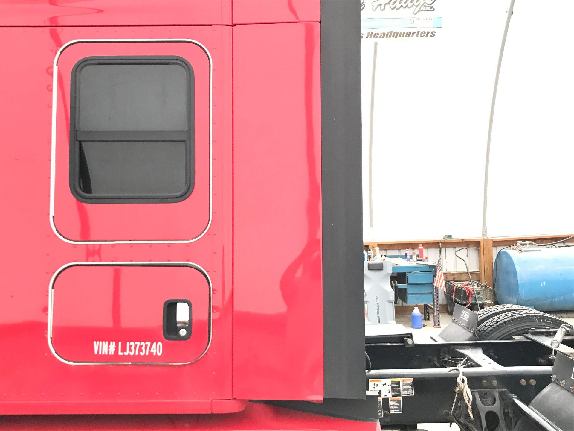 Kenworth T680 Side Fairing/Cab Extender for Sale