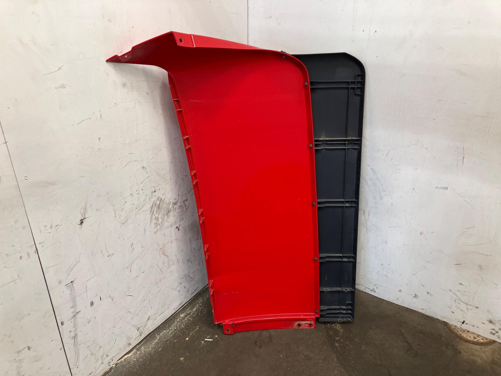 82745125 | Volvo VNL Side Fairing/Cab Extender for Sale