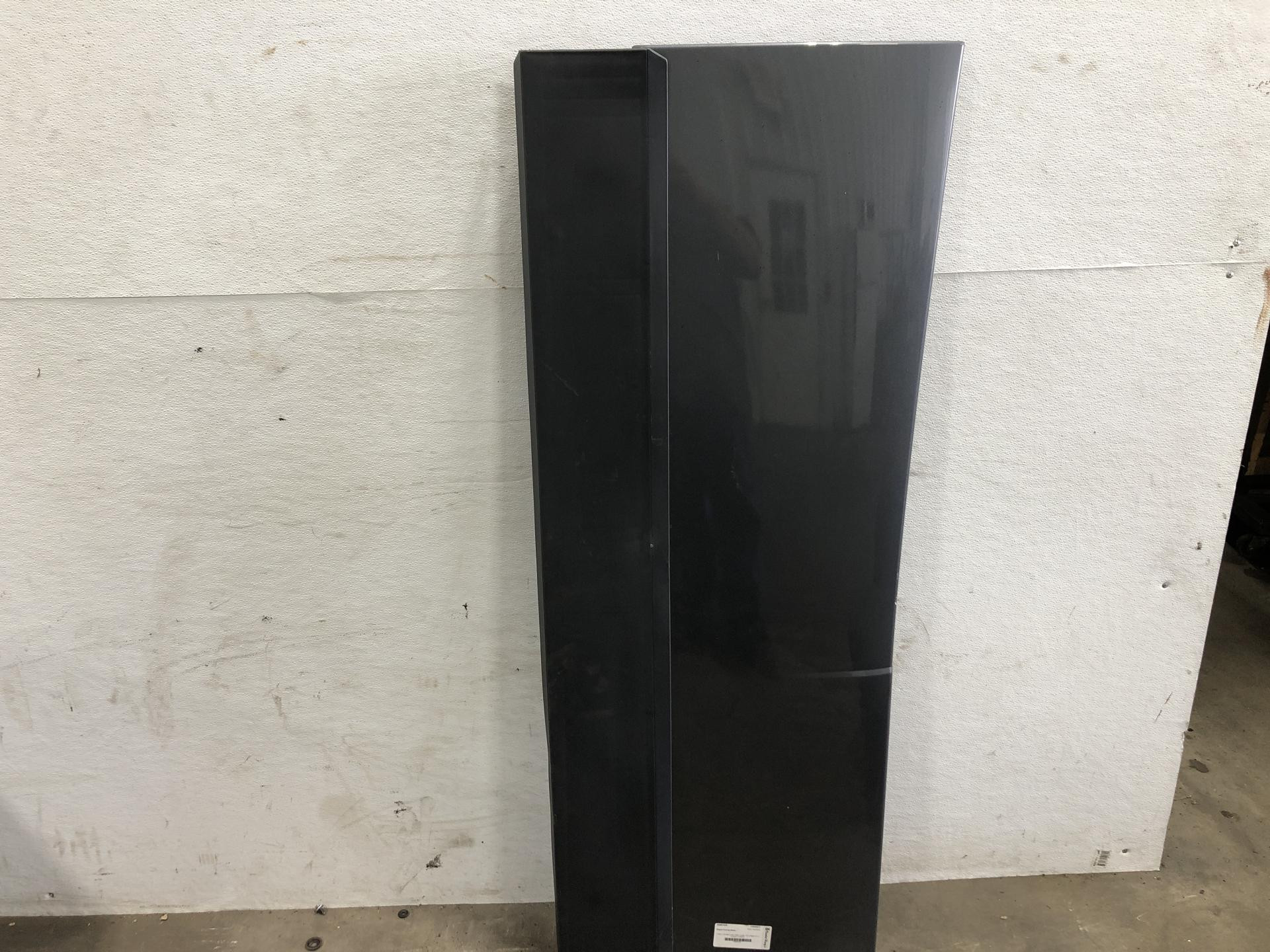 21091695 | Volvo VNL Side Fairing/Cab Extender for Sale
