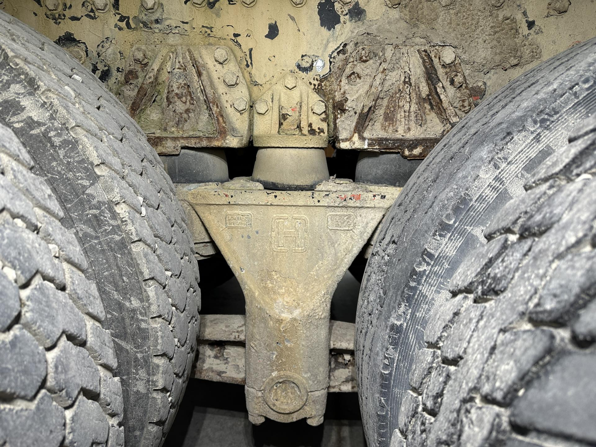 Eaton RS461 Axle Housing (Rear) for Sale