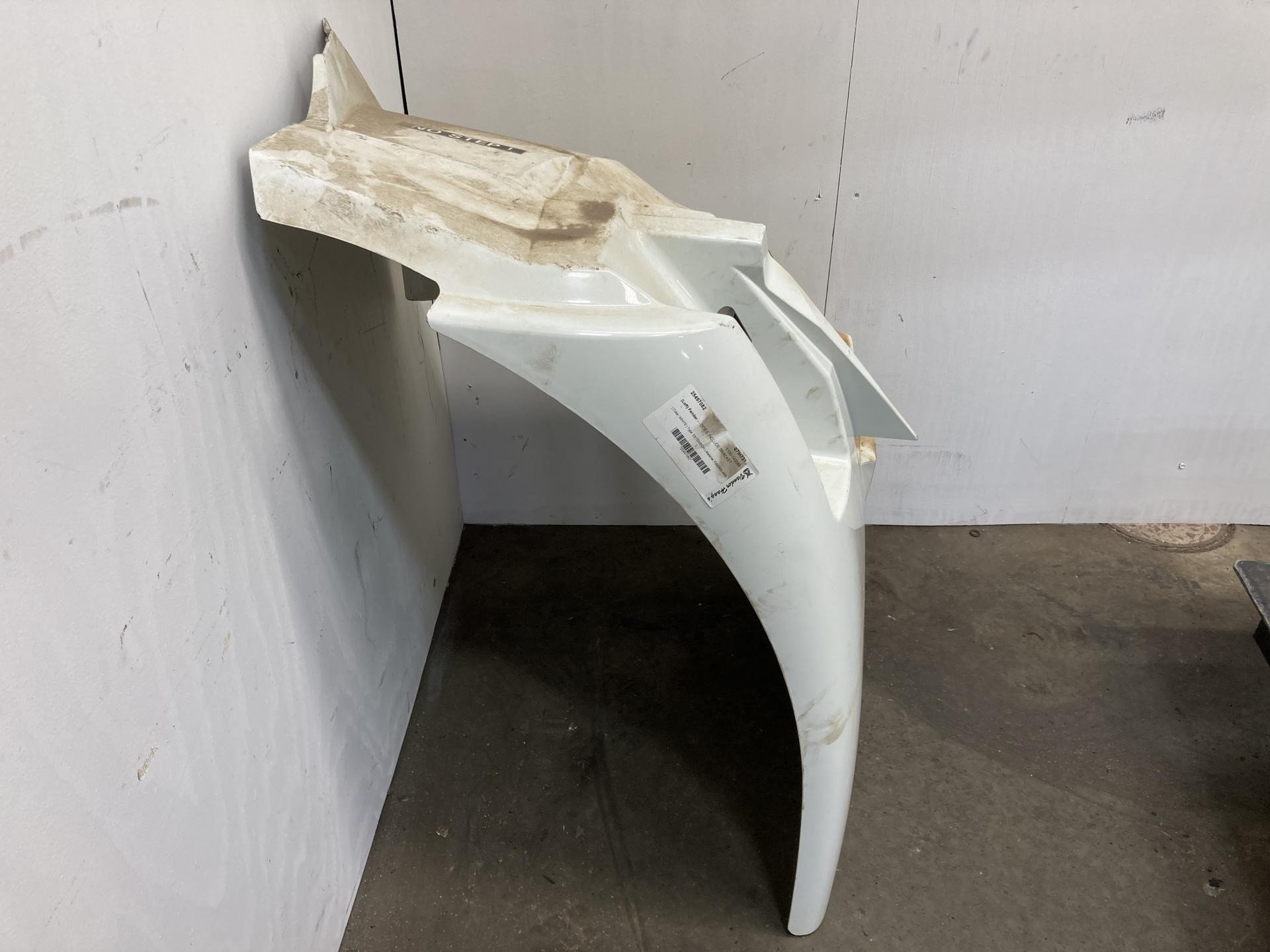 3566716C2 | International 4300 Fender for Sale