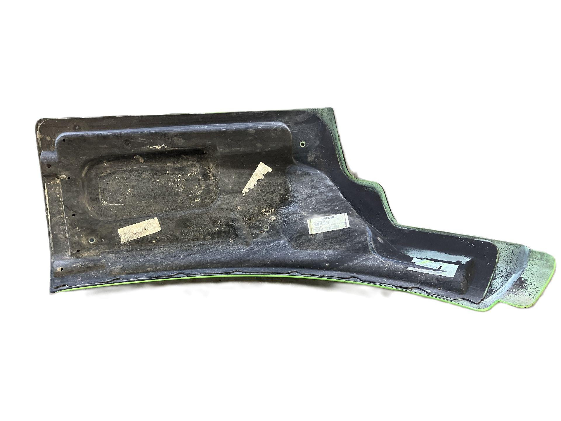 N35-1069-002 | Peterbilt 579 Fender for Sale
