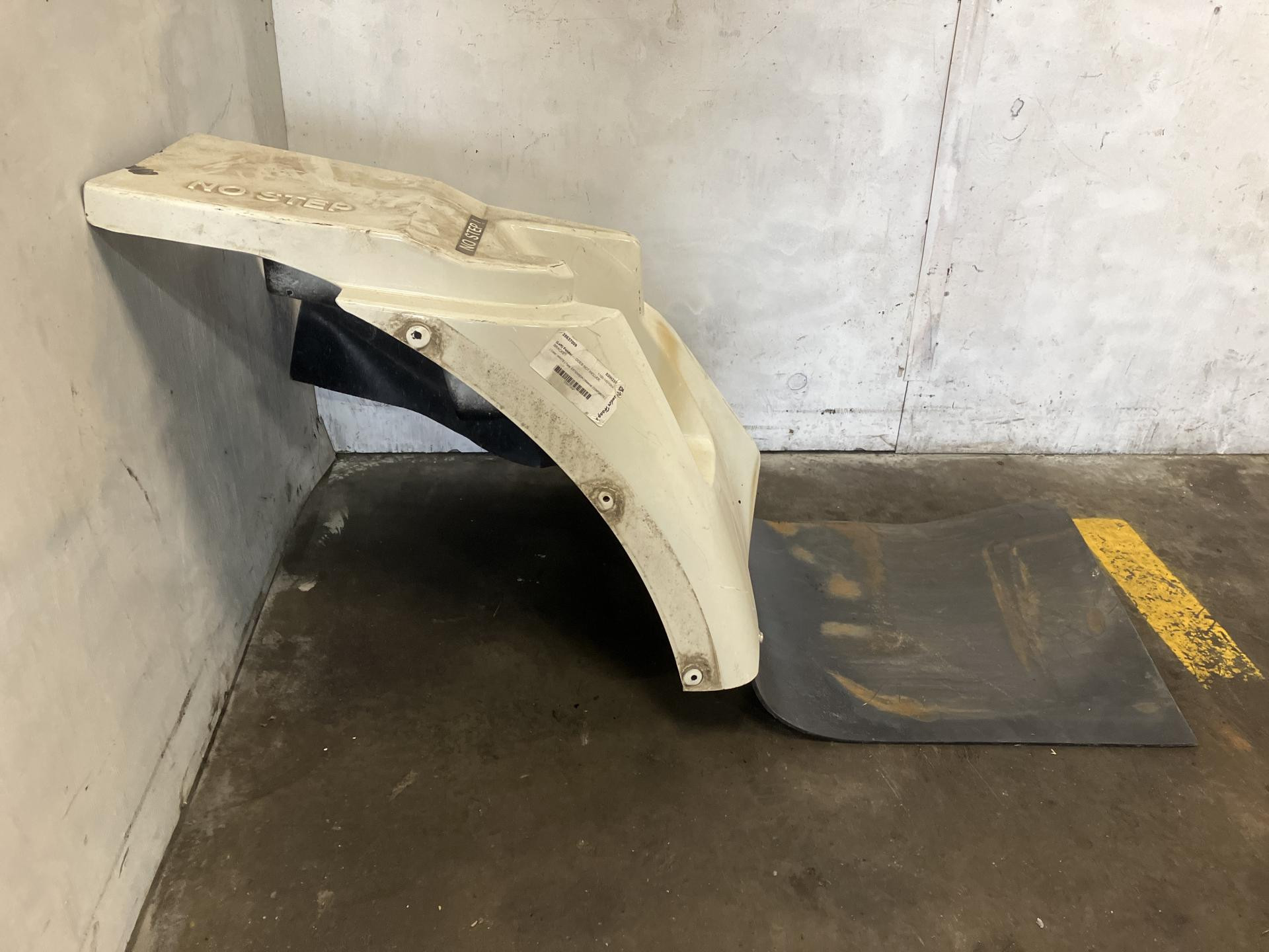 3571822C4 | International 7600 Fender for Sale