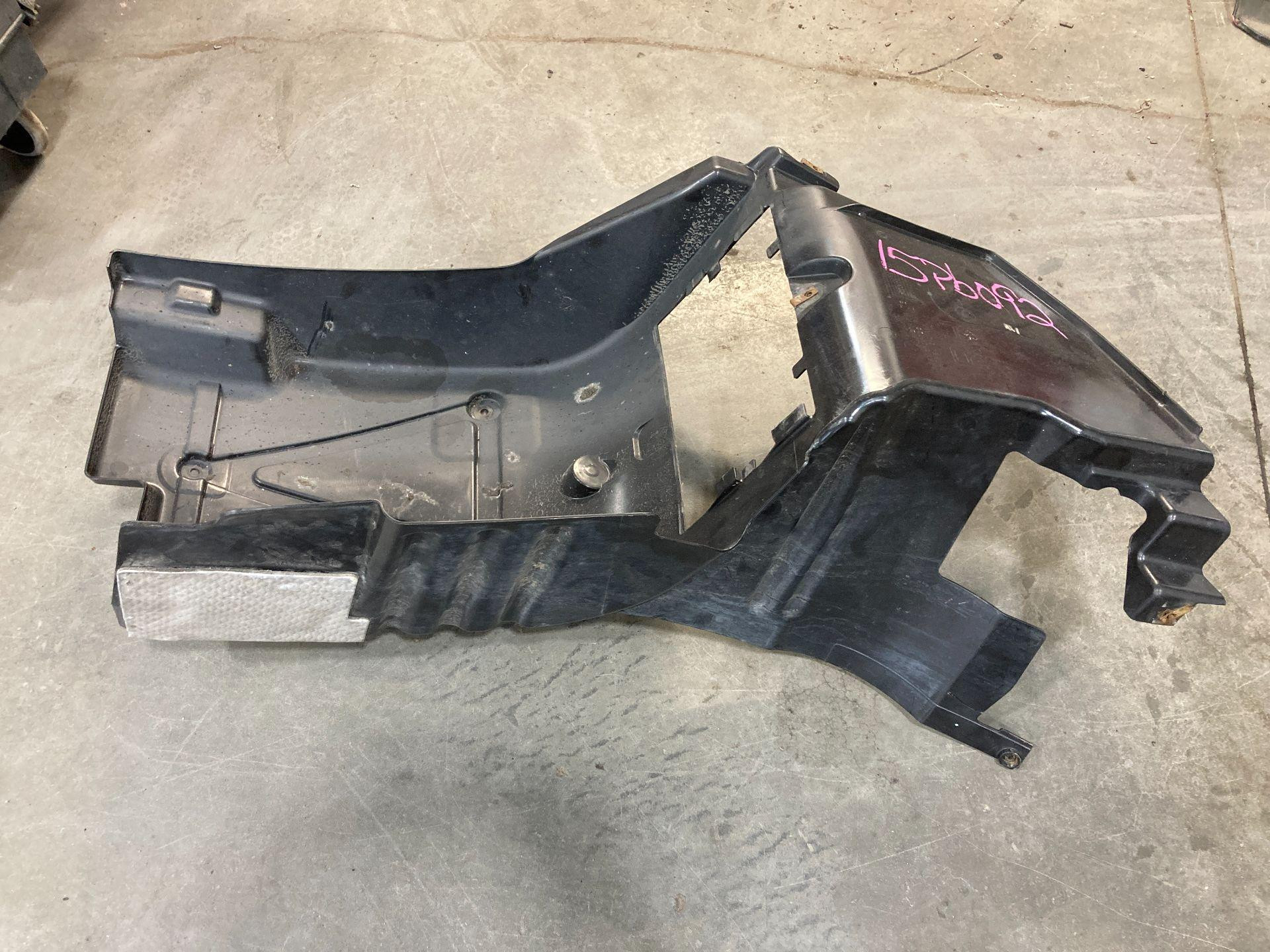 L52-6022 | Peterbilt 579 Inner Fender for Sale