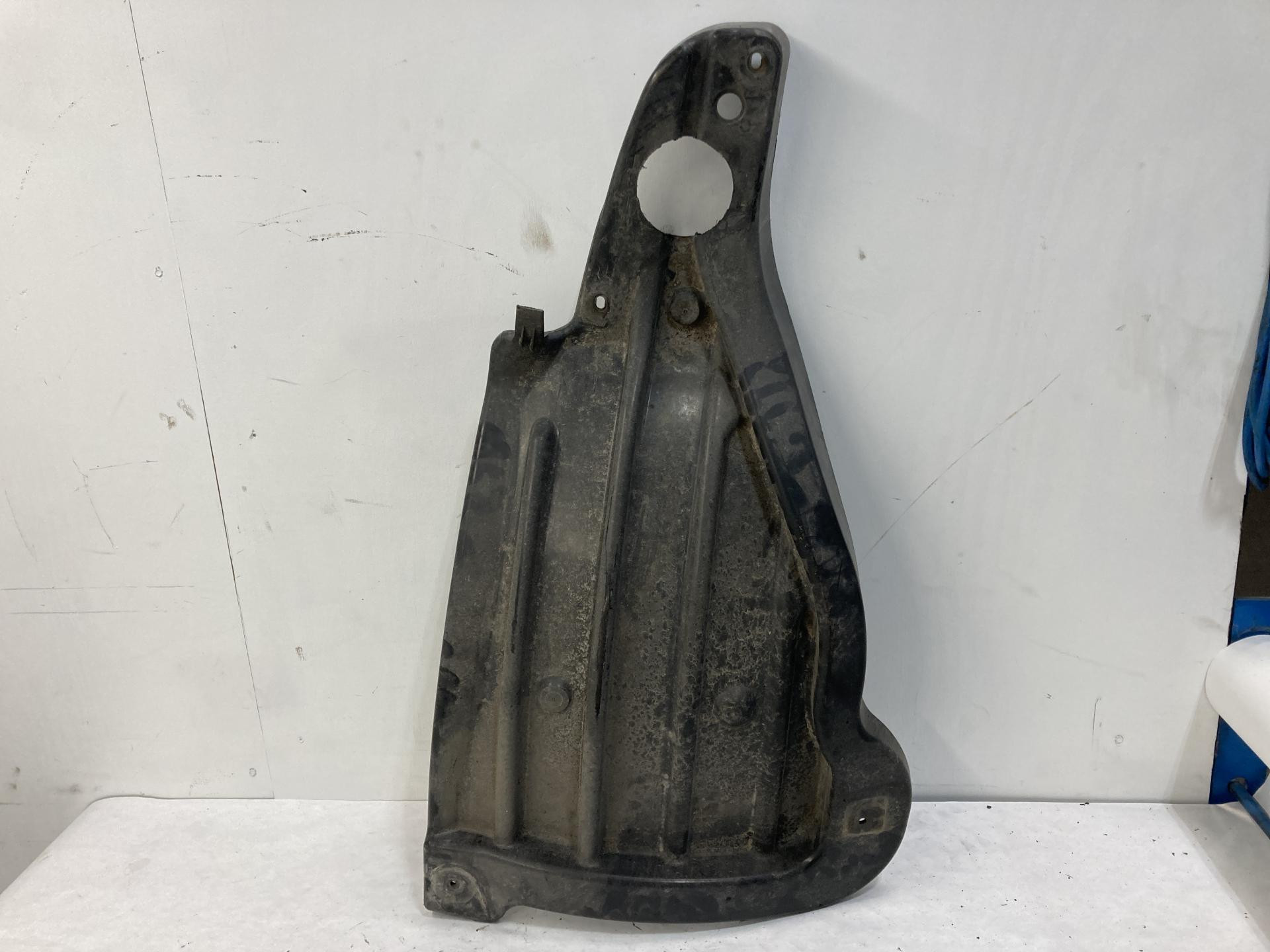 17-20371-002 | Freightliner CASCADIA Inner Fender for Sale