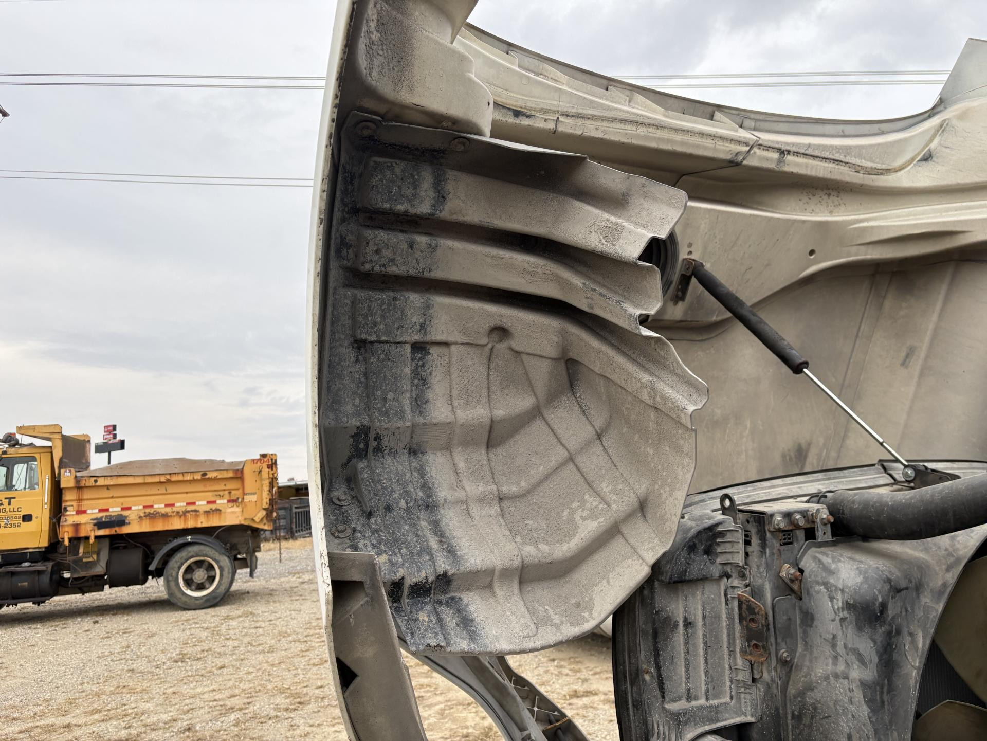 International LT Inner Fender for Sale