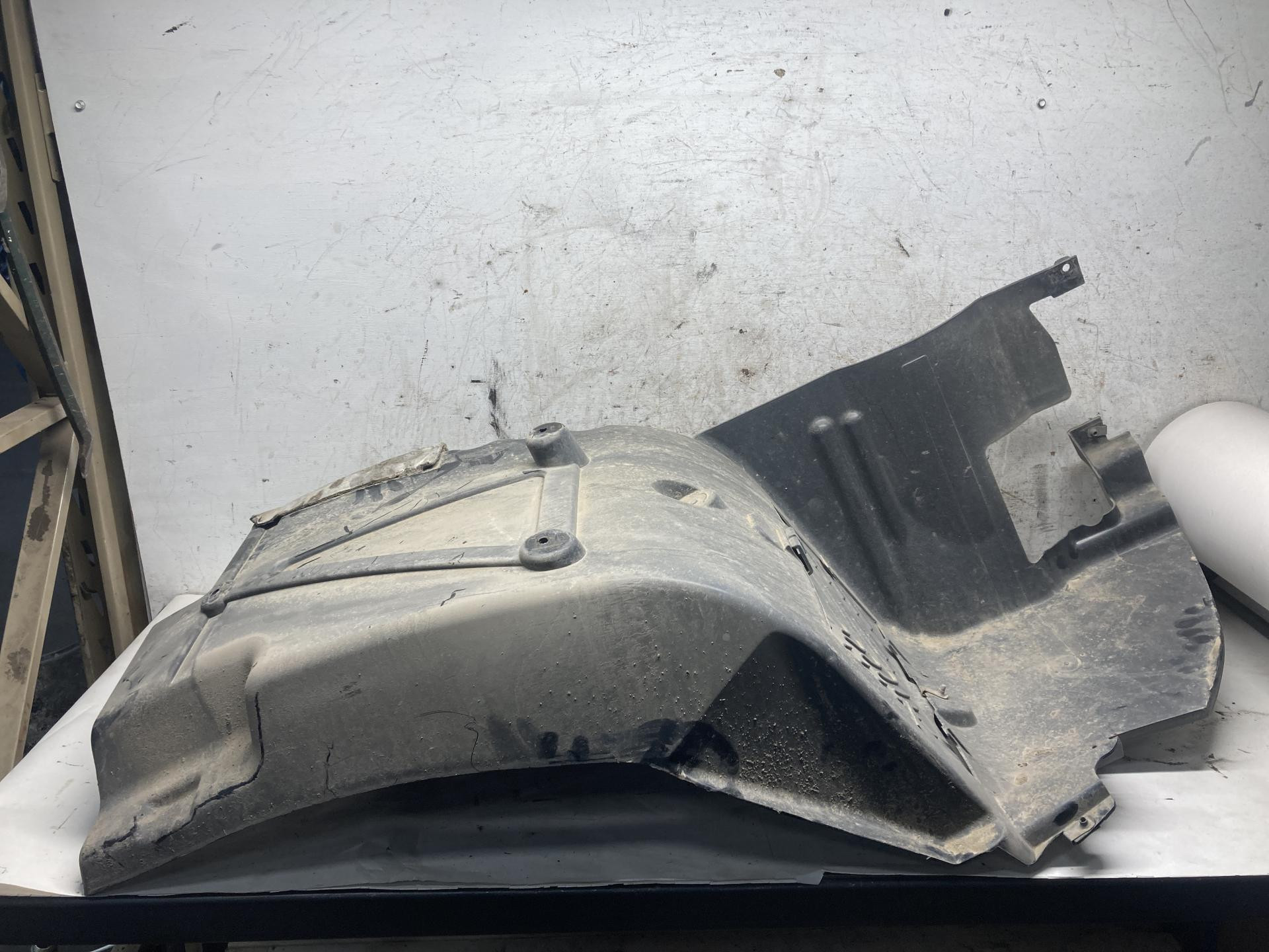 L52-6030 | Kenworth T680 Inner Fender for Sale