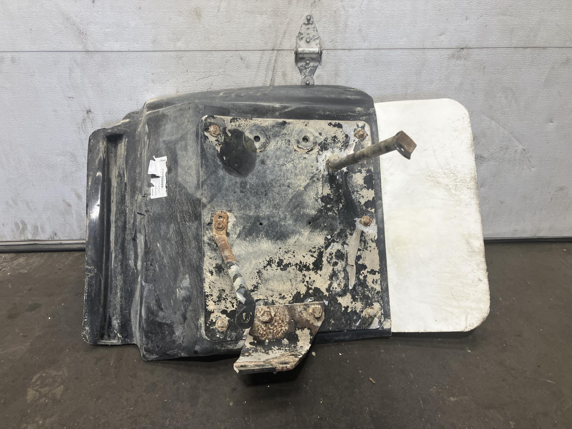 Mack RD600 Fender for Sale