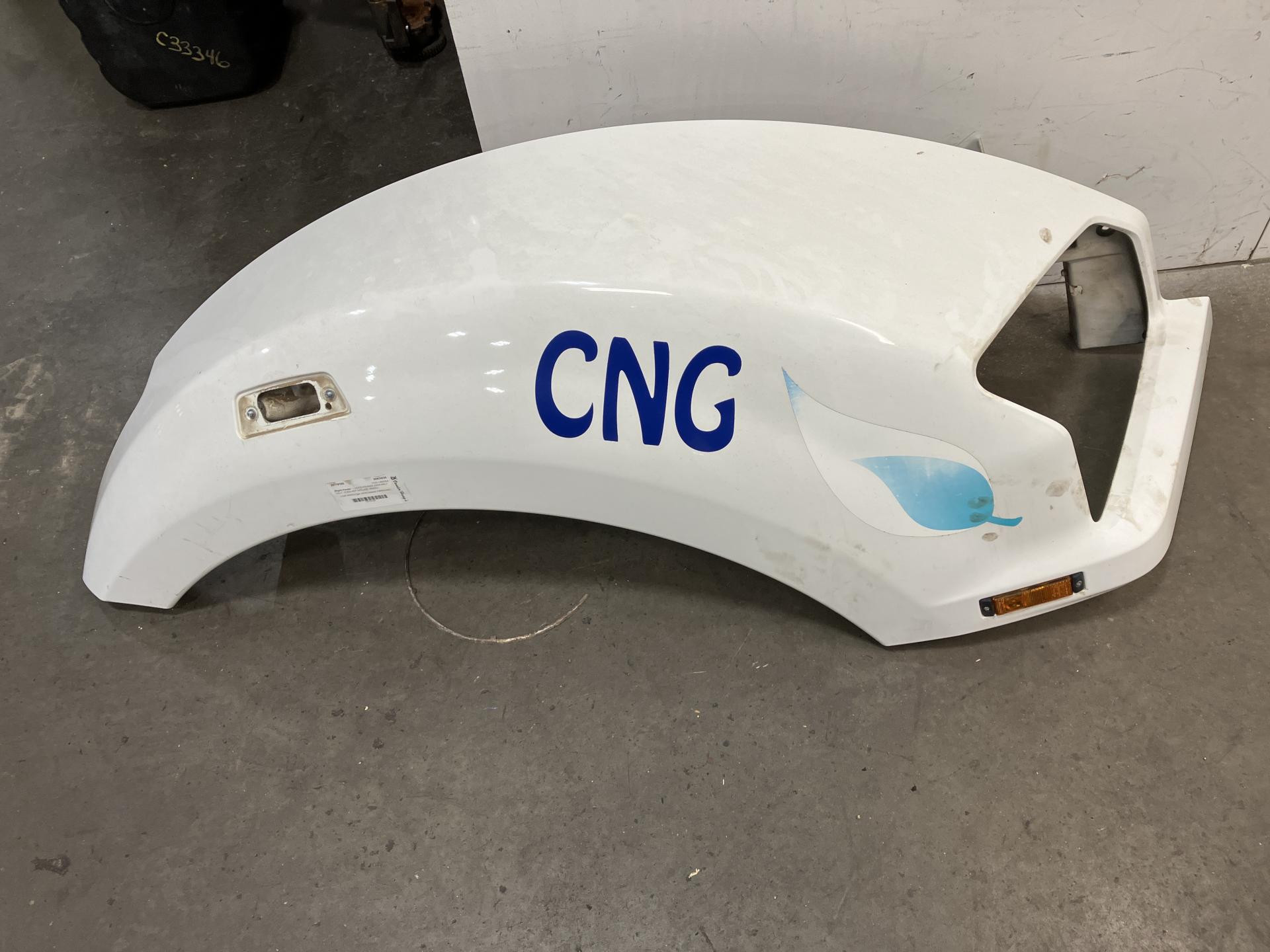 L35-6052-110R | Kenworth T880 Fender for Sale