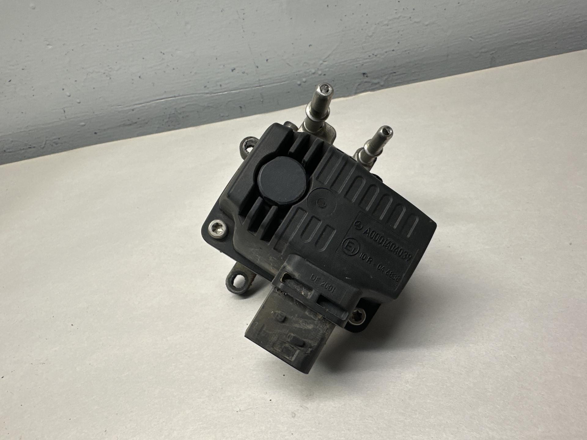A0001404039 | Detroit DD15 Fuel Doser Injector for Sale