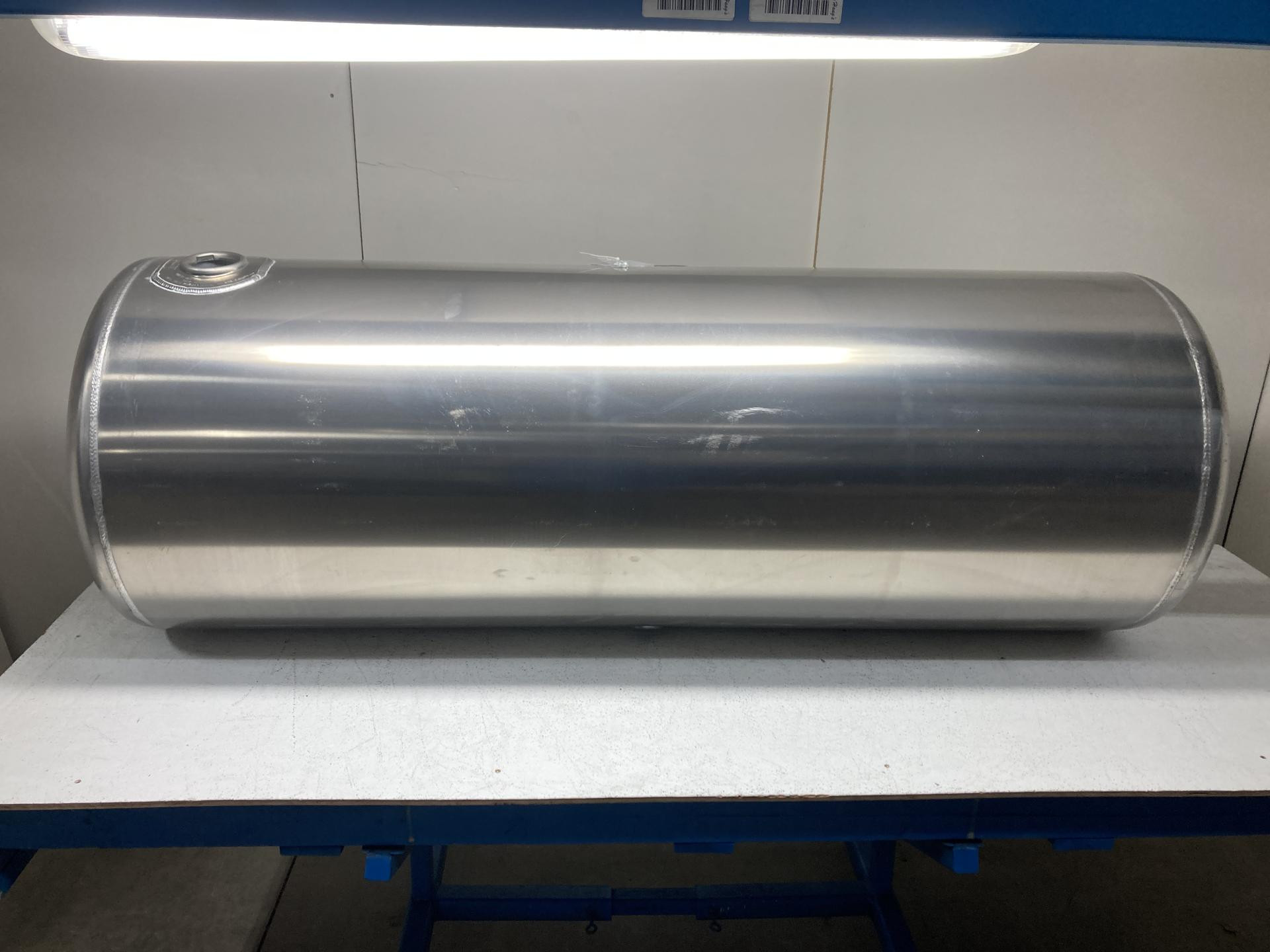 01060015002 | Peterbilt 397 Fuel Tank for Sale