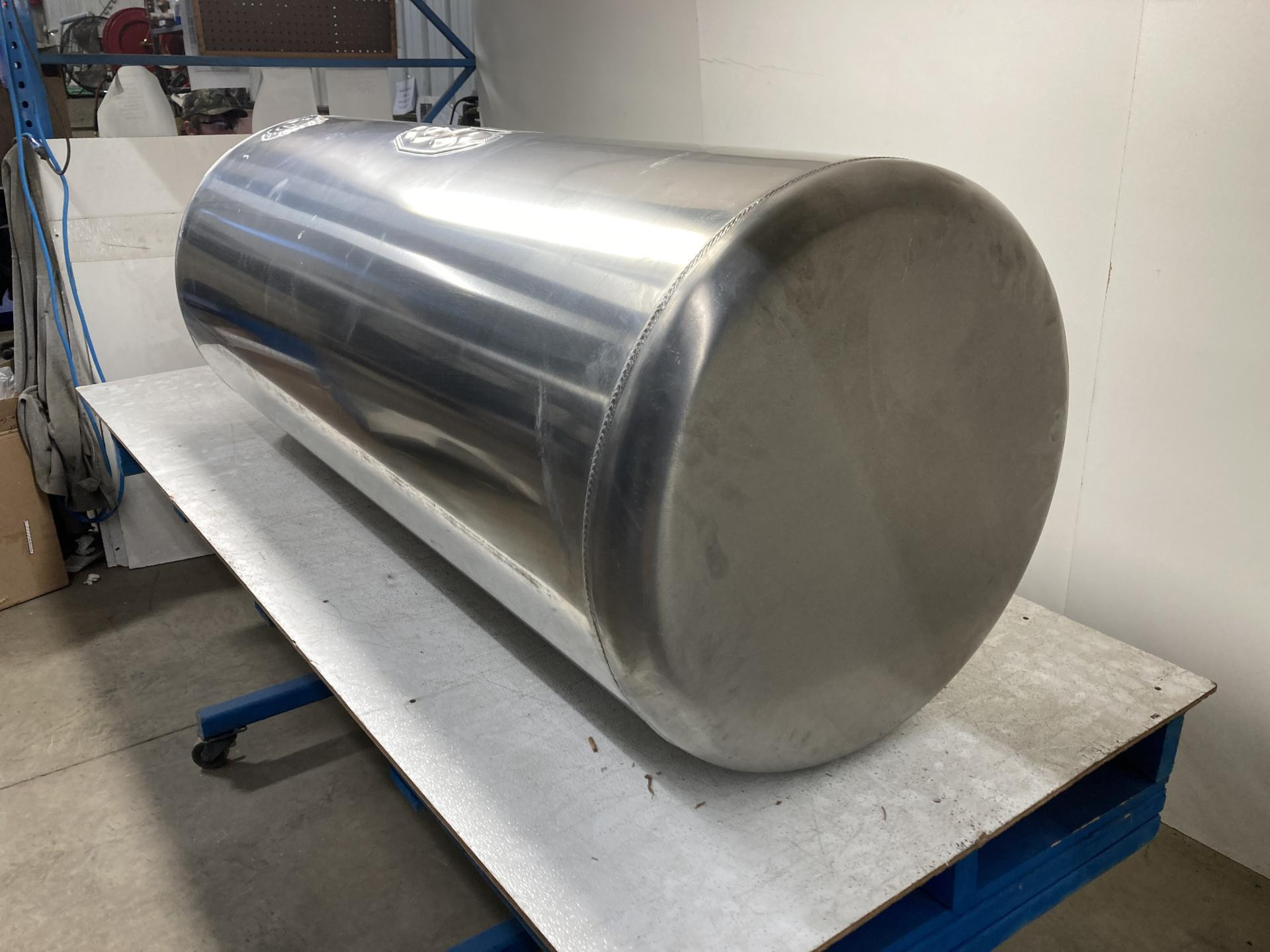 01-060013504 | Peterbilt 379 Fuel Tank for Sale
