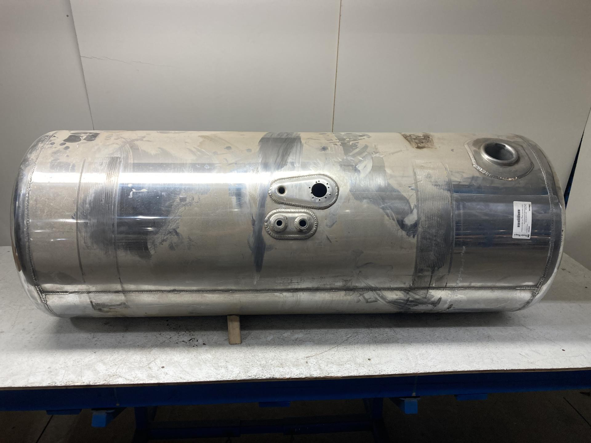 01-060010010 | Peterbilt 325 Fuel Tank for Sale