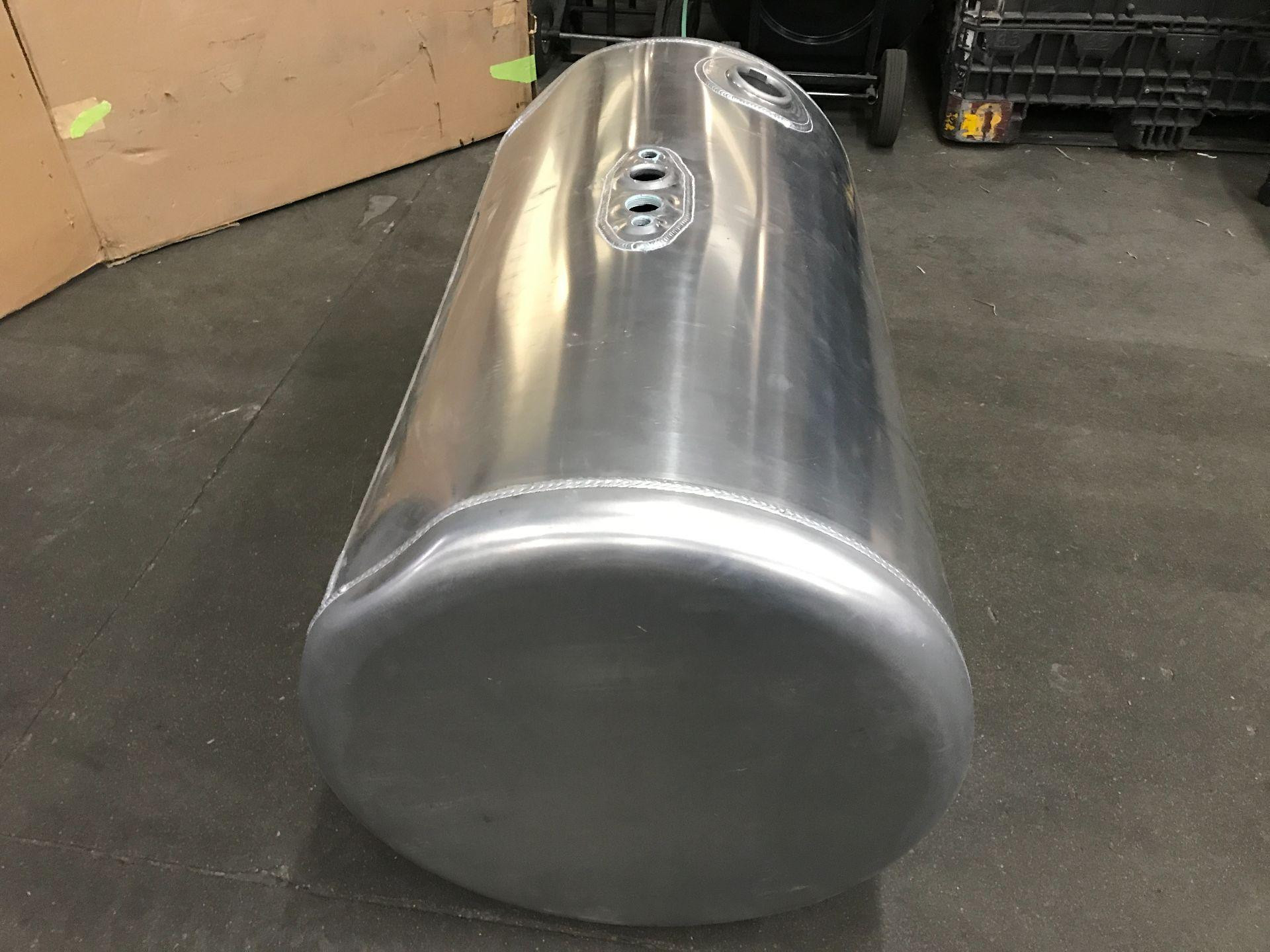 01-060010003 | Peterbilt 325 Fuel Tank for Sale
