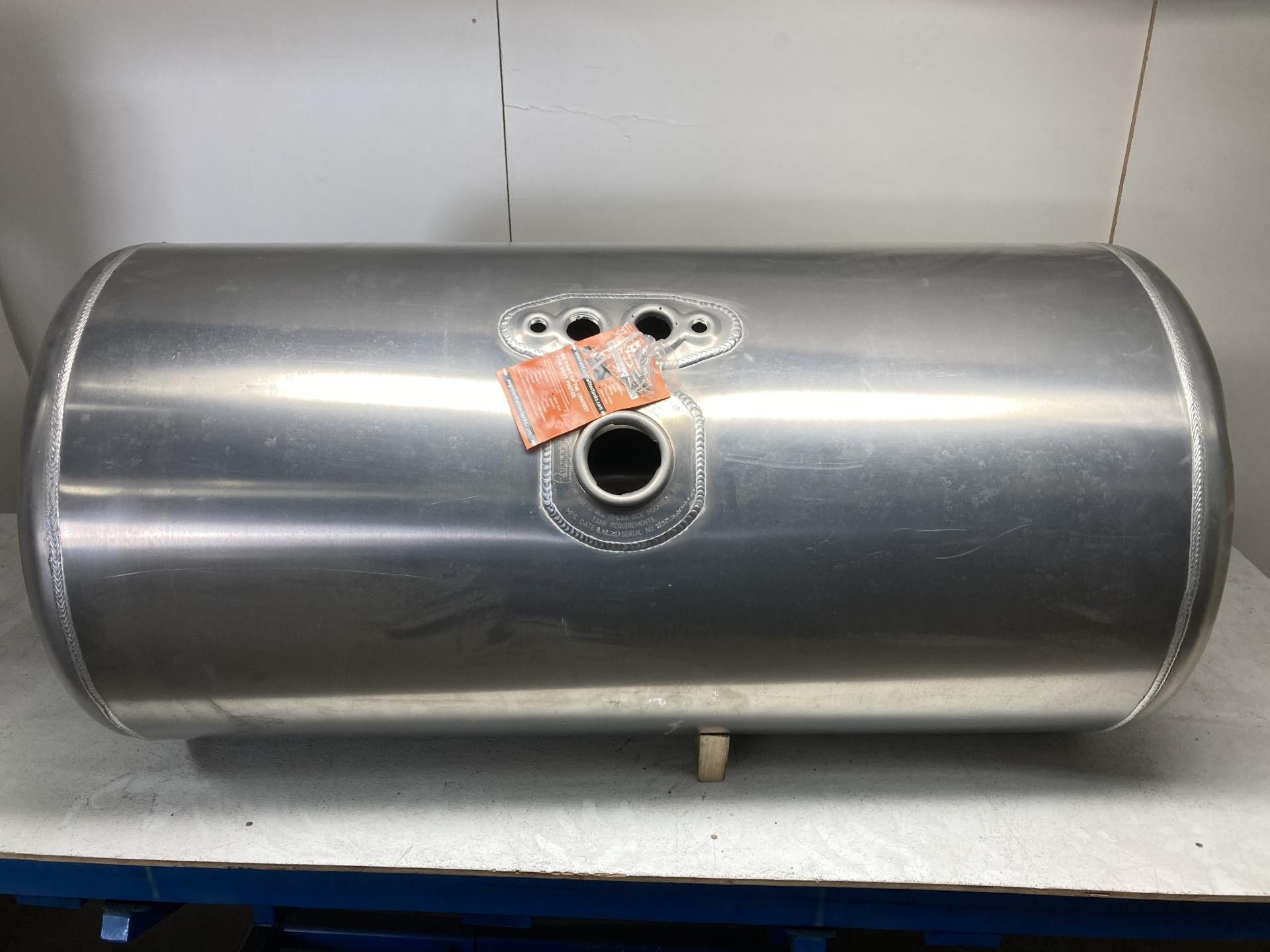 01-060011003 | Peterbilt 385 Fuel Tank for Sale