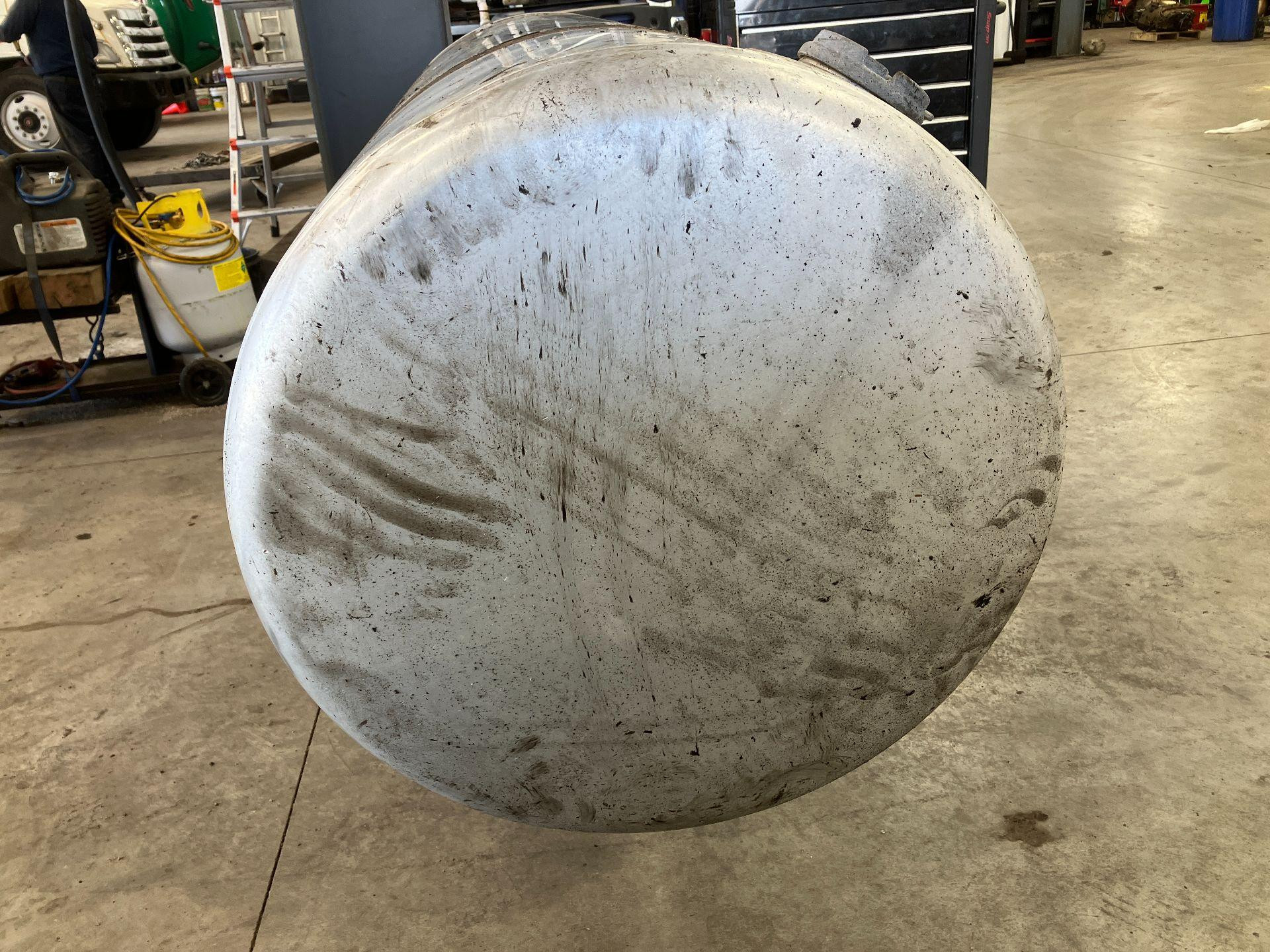 11-04827-072T124U | Peterbilt 387 Fuel Tank for Sale