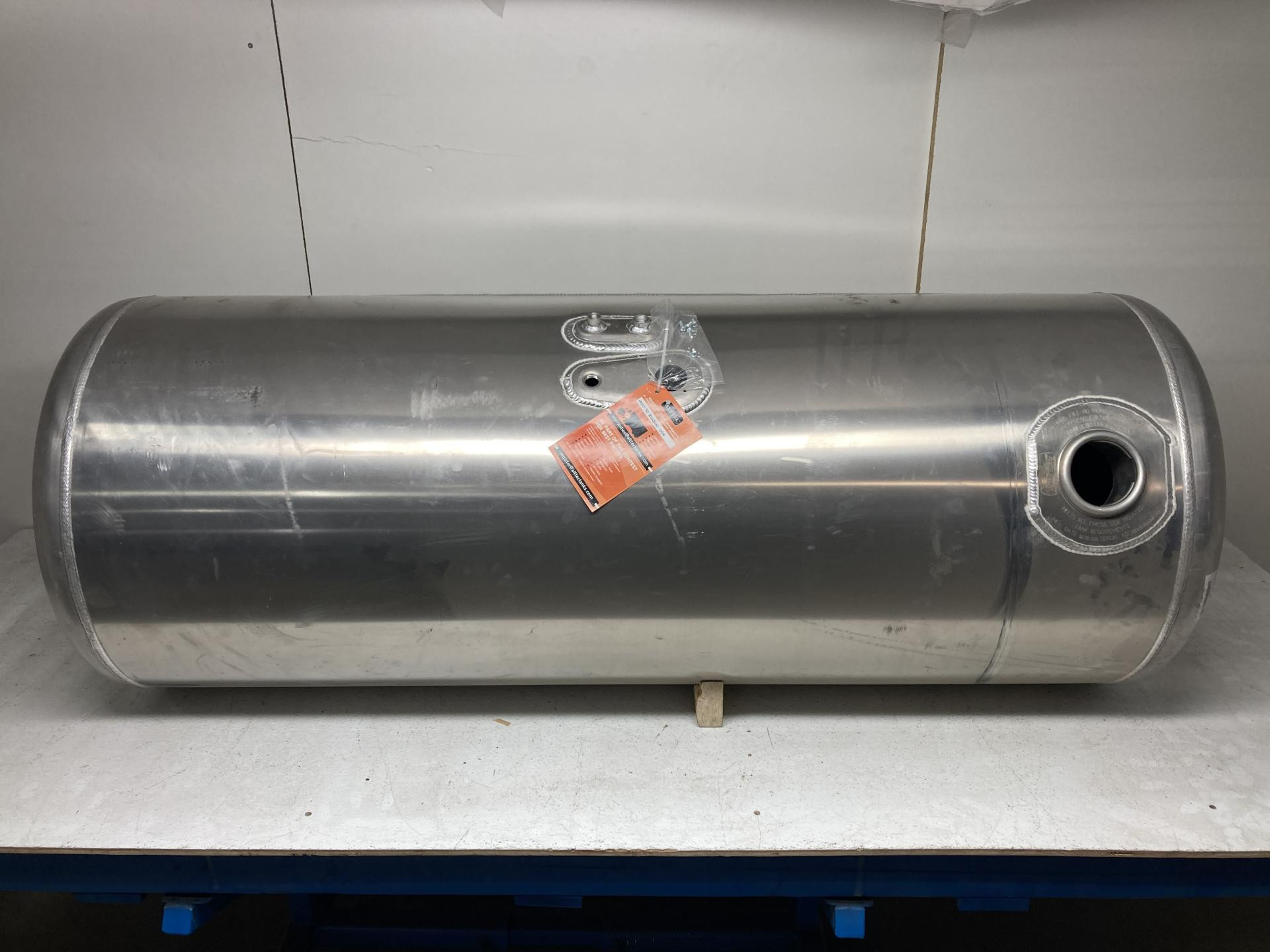 01-060010009 | Peterbilt 567 Fuel Tank for Sale