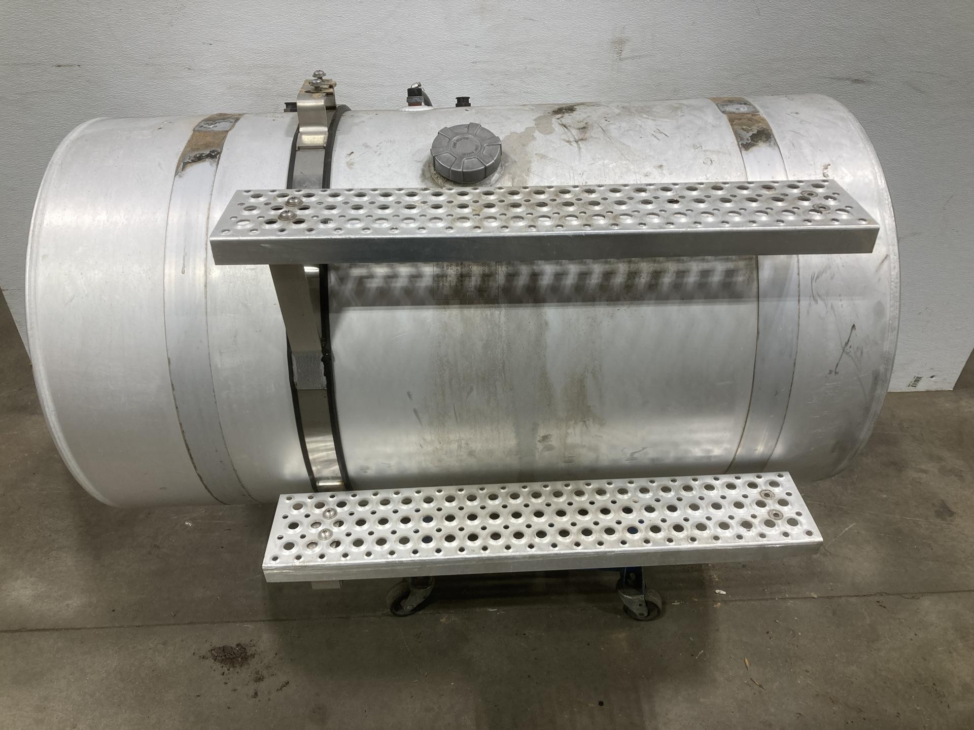 4061679C1 | International LT Fuel Tank for Sale