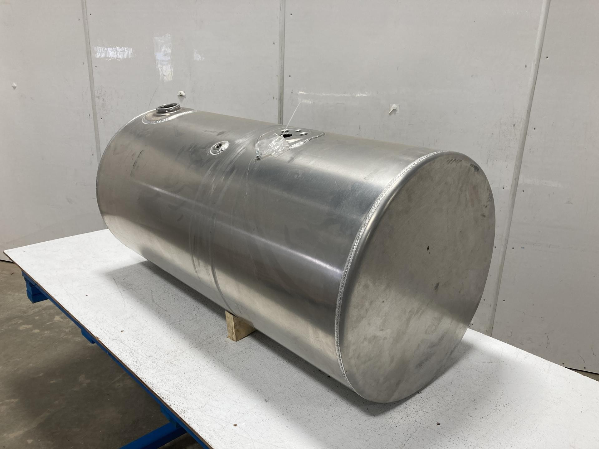 02-060010015 | Kenworth W900L Fuel Tank for Sale