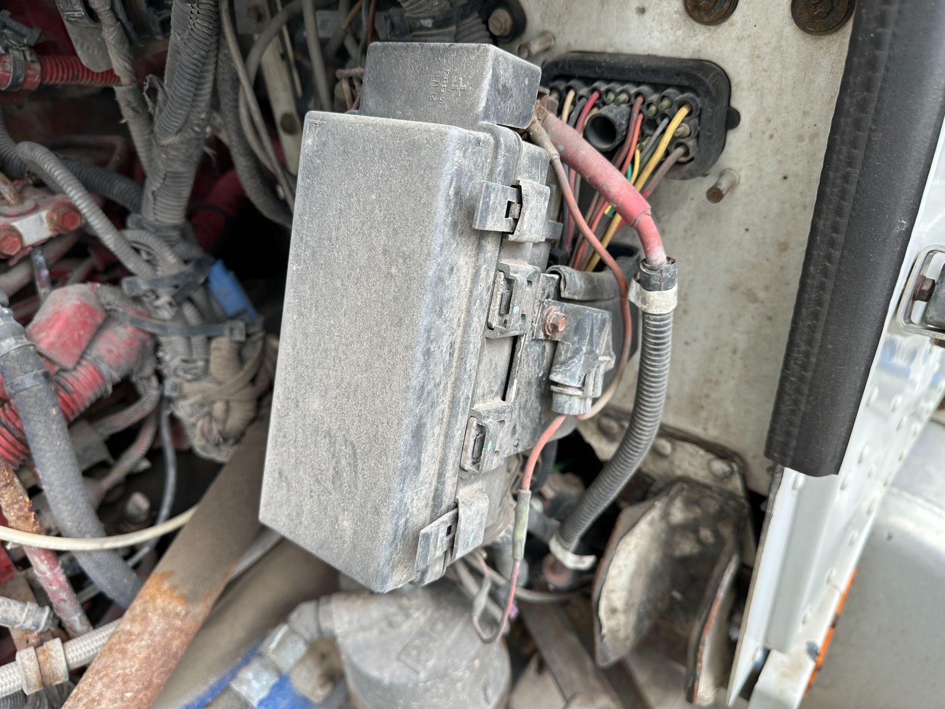 Peterbilt 365 Fuse Box for Sale