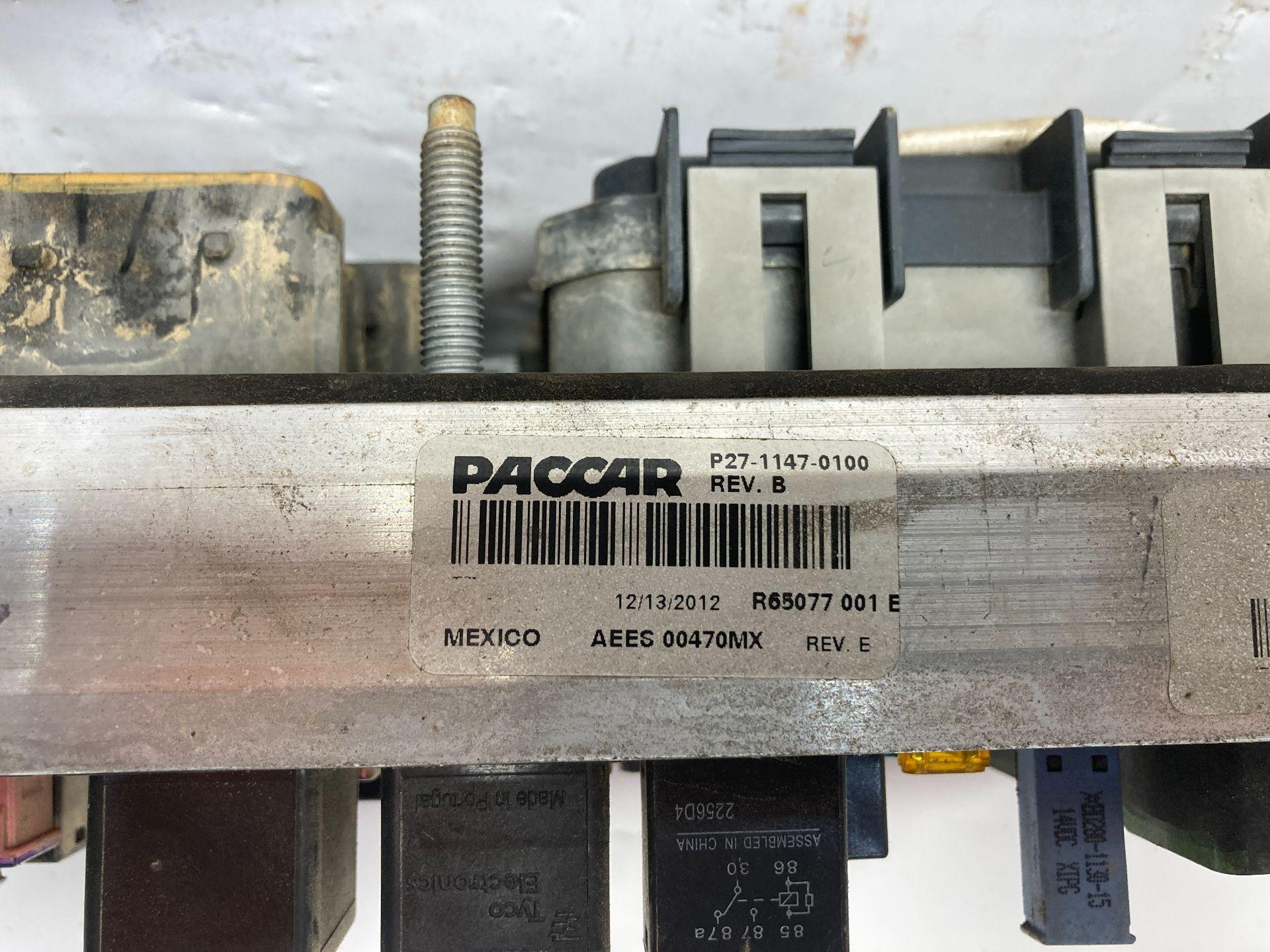 P27-1147-0100 | Peterbilt 579 Fuse Box for Sale