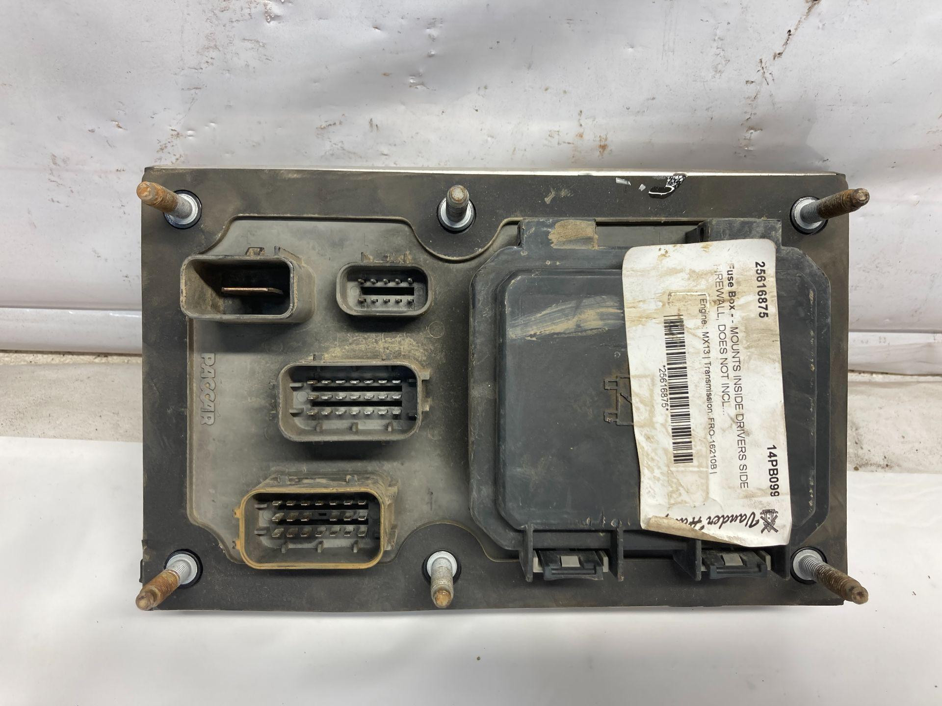 P27-1147-0100 | Peterbilt 579 Fuse Box for Sale