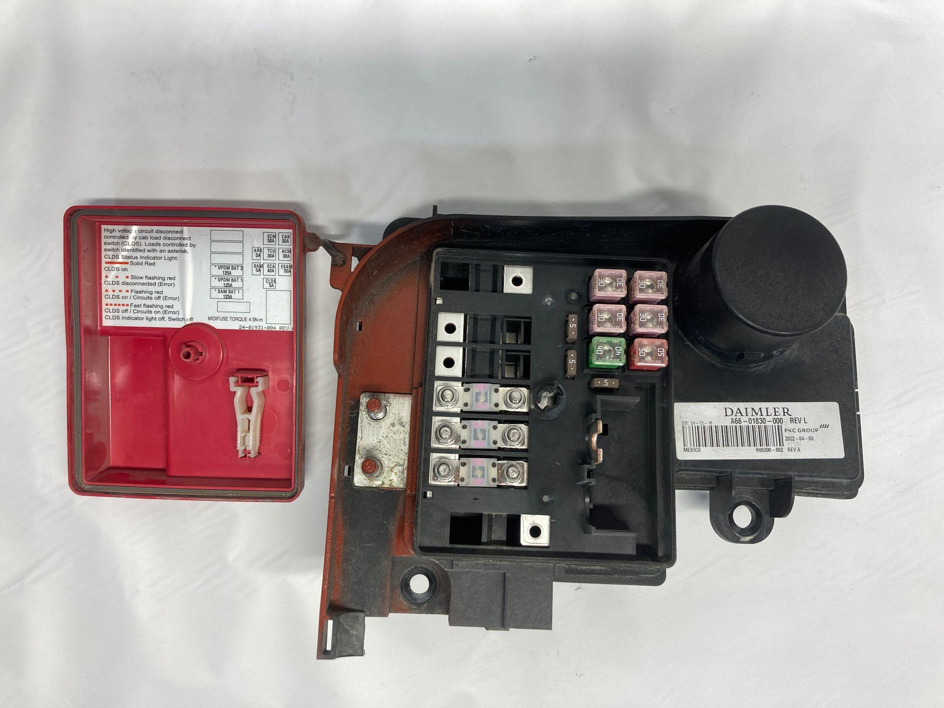 A66-01830-000 | Freightliner CASCADIA Fuse Box for Sale