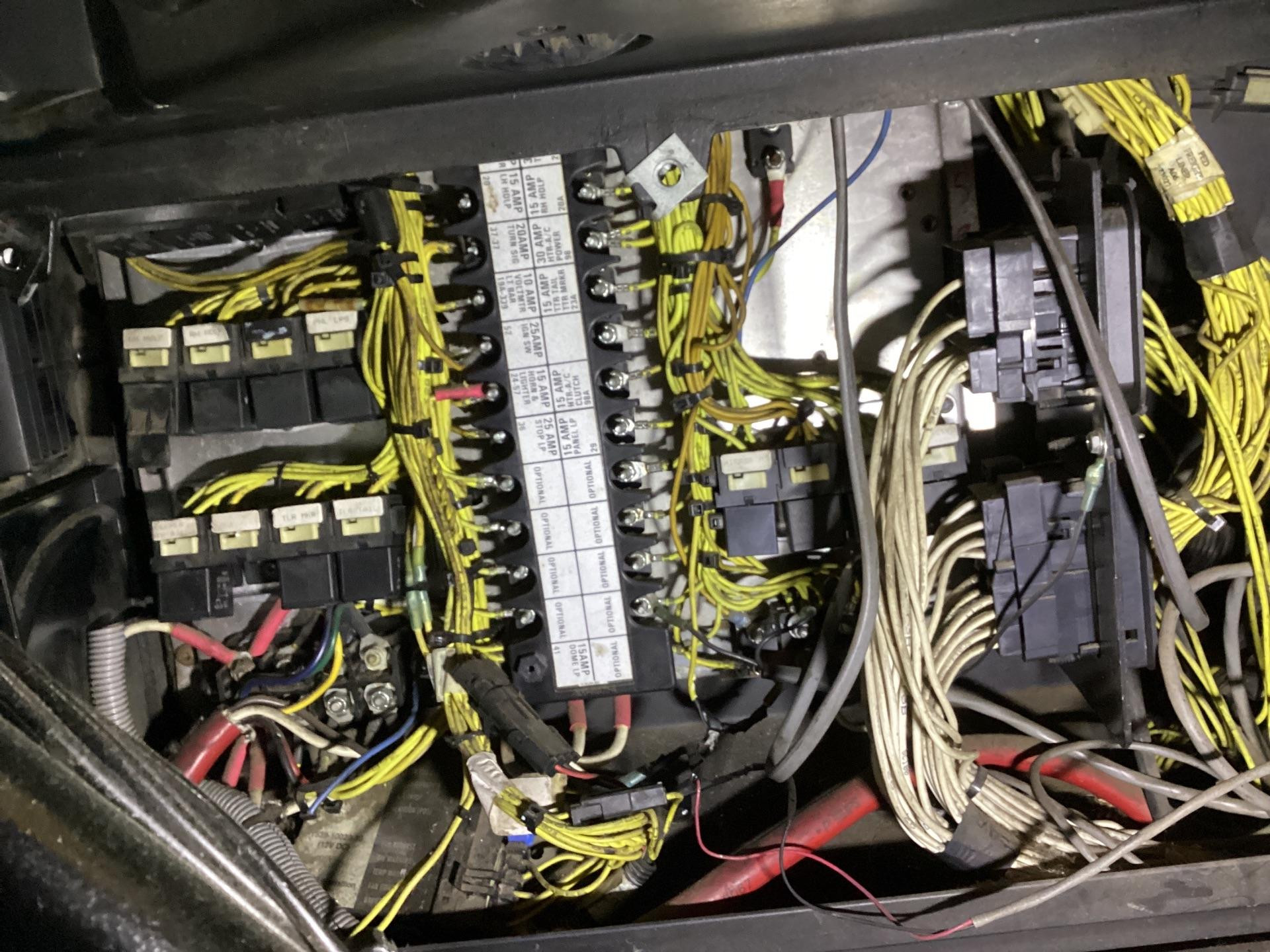 Freightliner CLASSIC XL Fuse Box for Sale