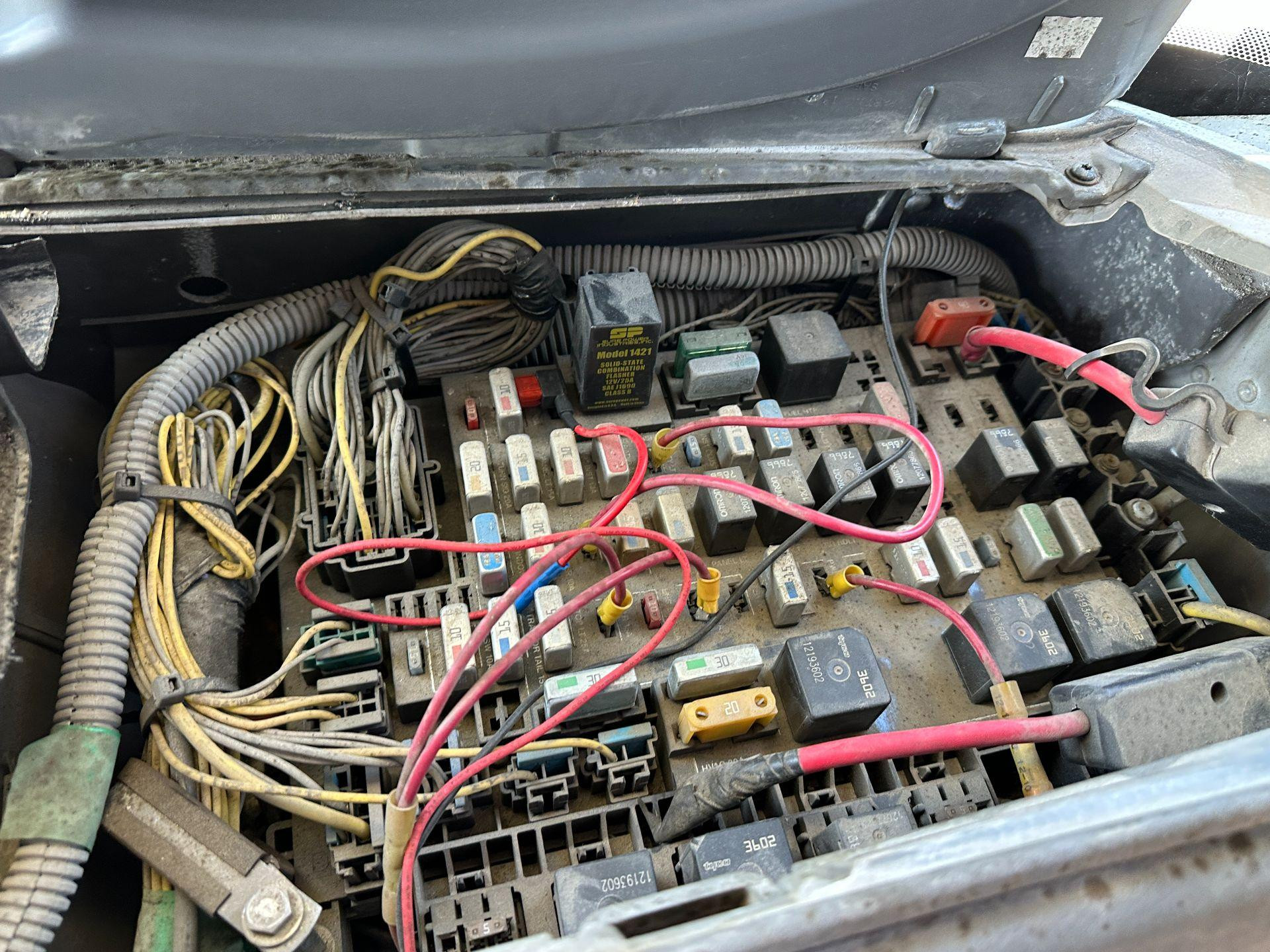 A06-22691-000 | Freightliner COLUMBIA 120 Fuse Box for Sale