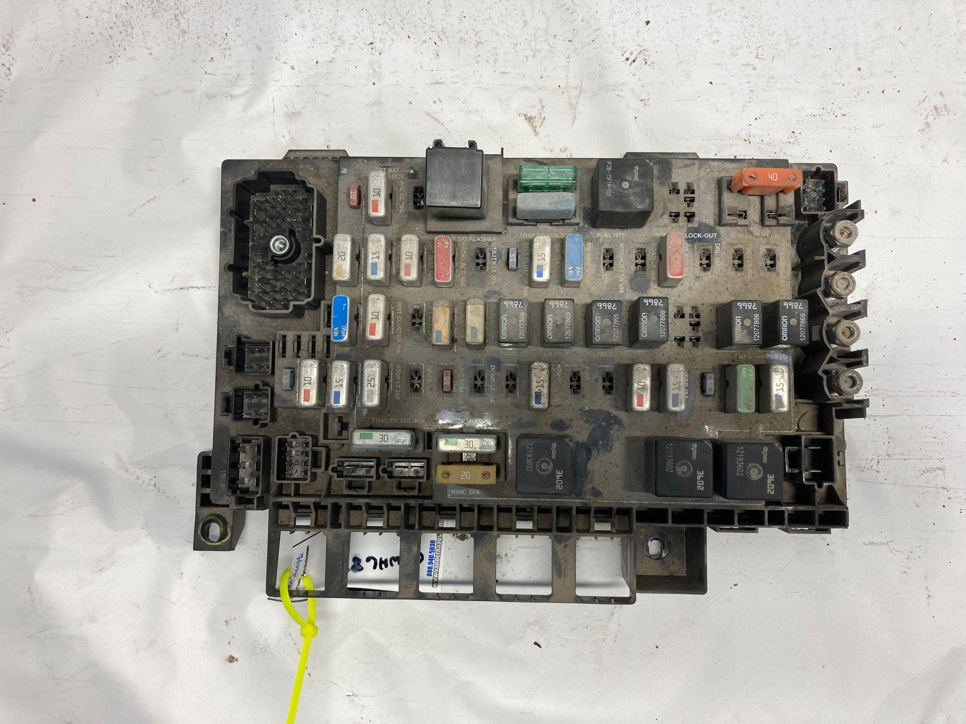 A06-22691-000 | Freightliner COLUMBIA 120 Fuse Box for Sale
