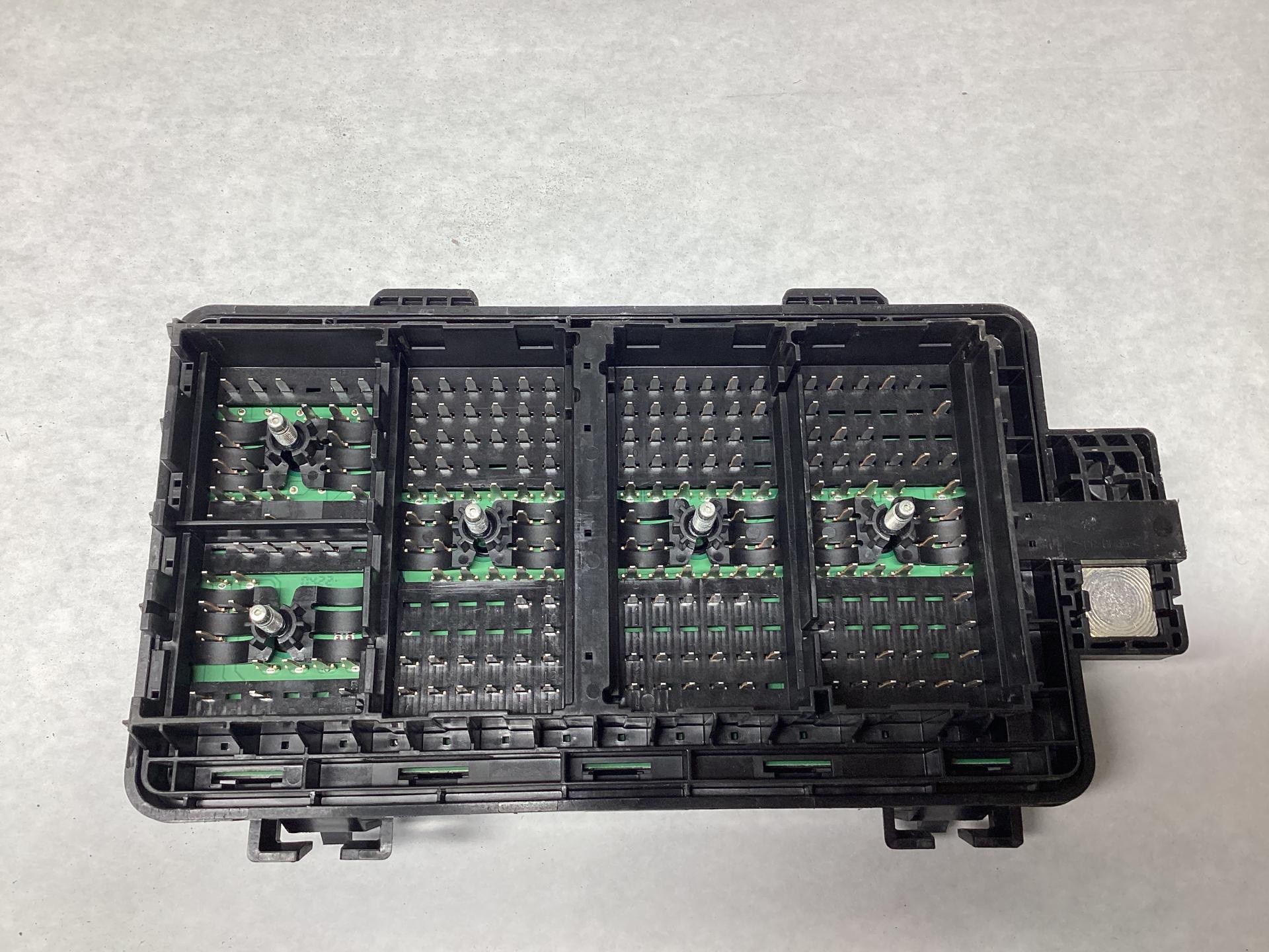 24130462_P01 | Mack ANTHEM (AN) Fuse Box for Sale