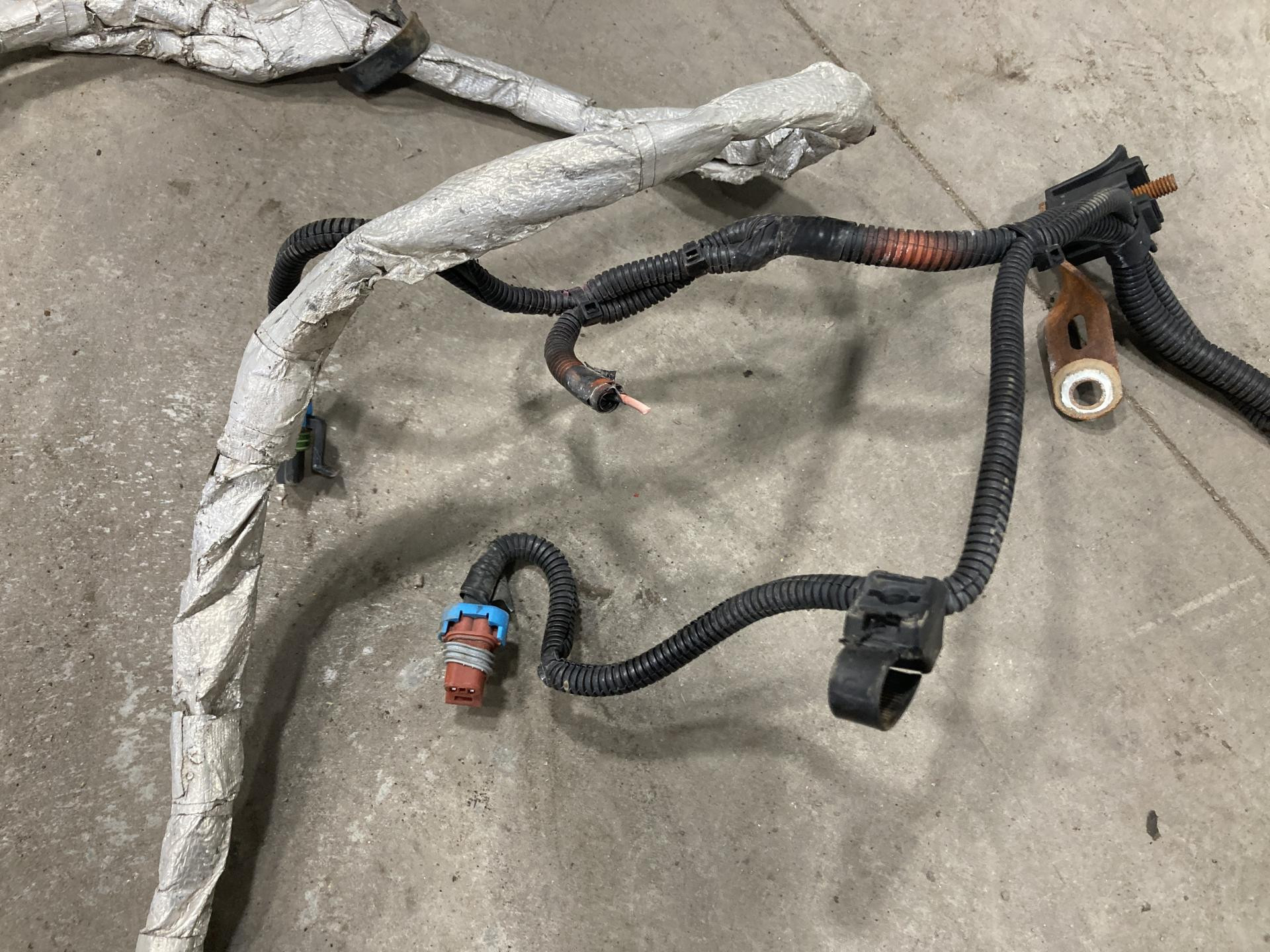 VERIFY | Freightliner M2 106 Fuse Box for Sale
