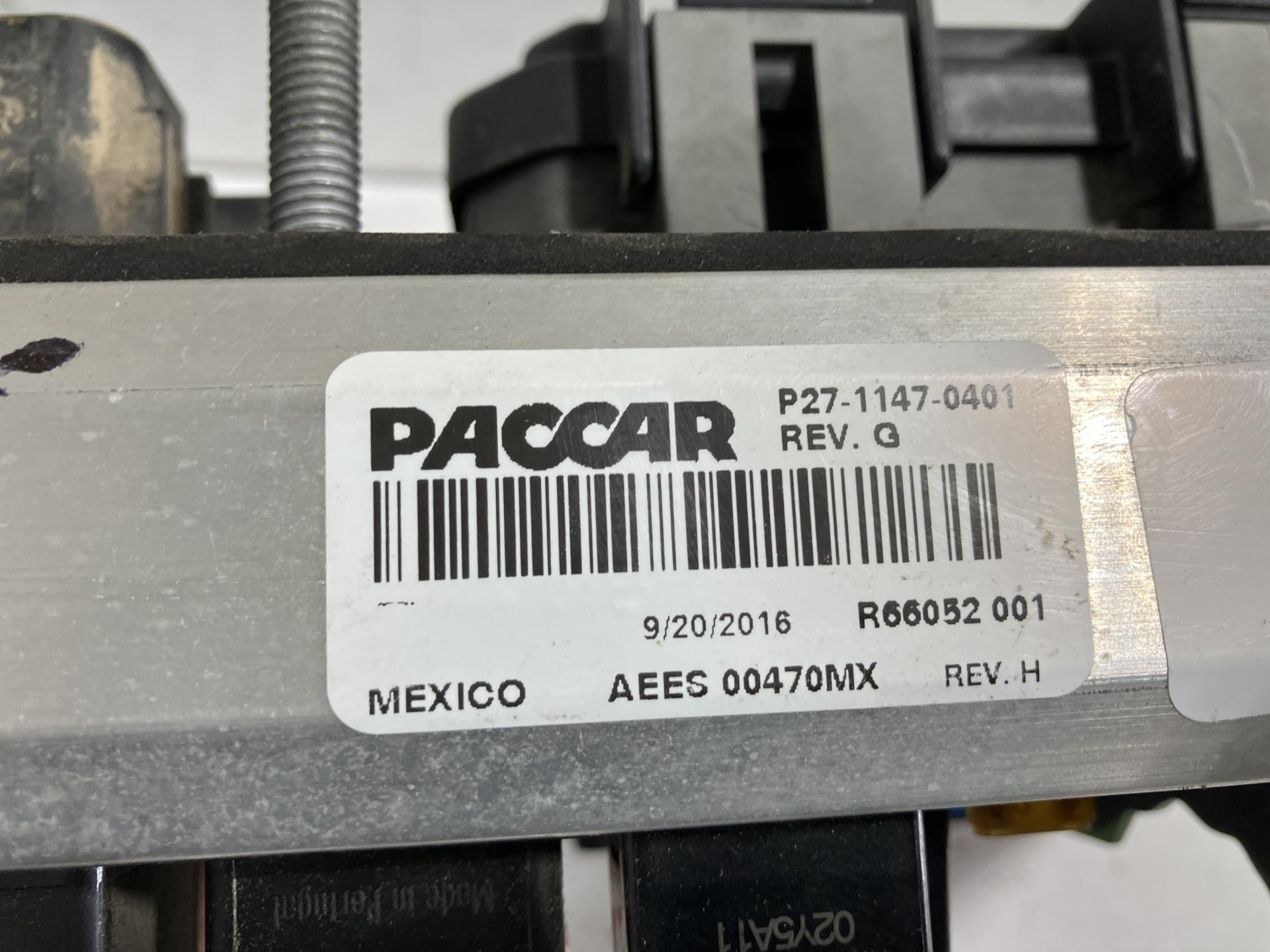 P27-1147-0401 | Kenworth T680 Fuse Box for Sale