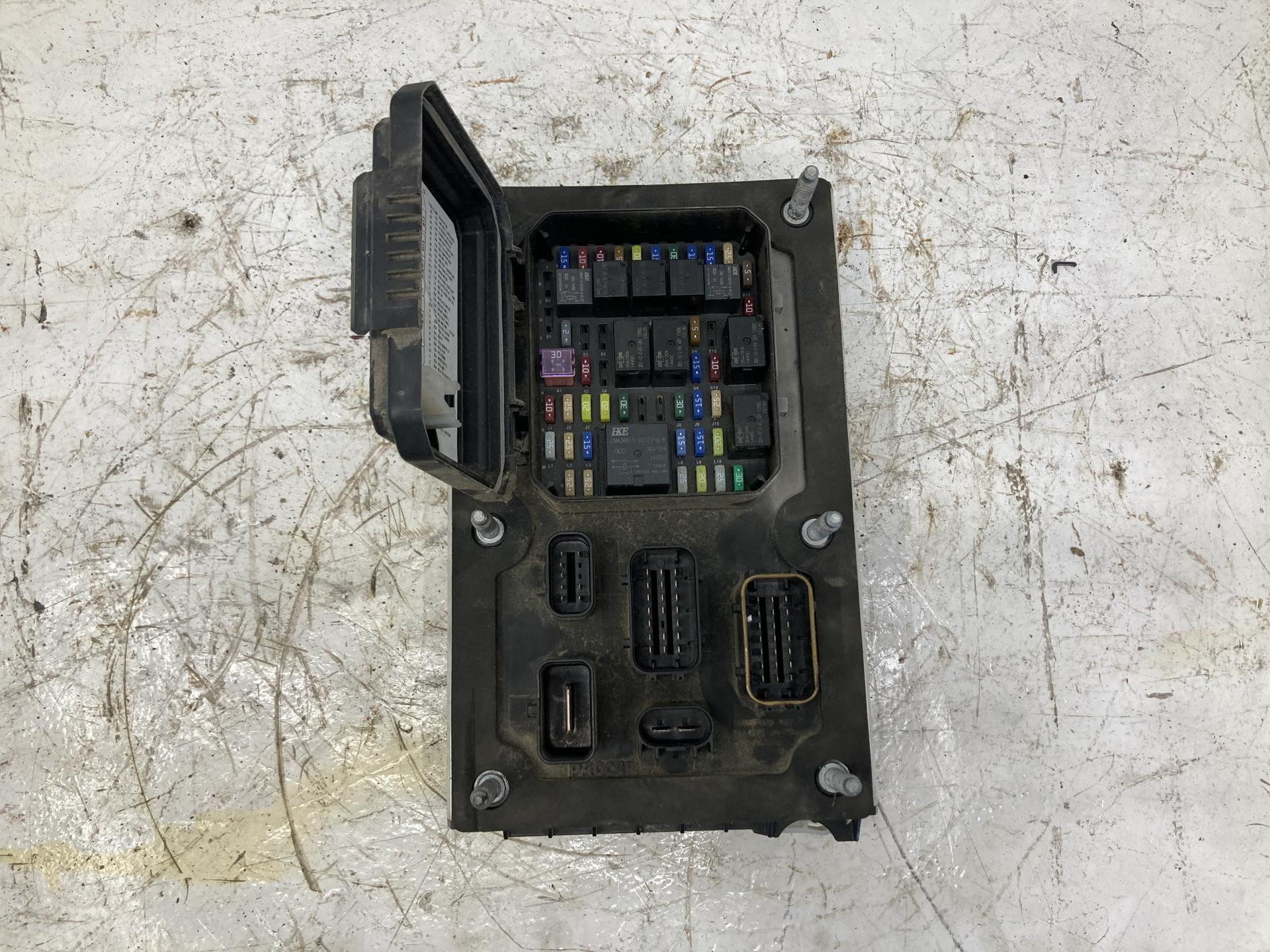 P27-1297-0101 | Kenworth T680 Fuse Box for Sale