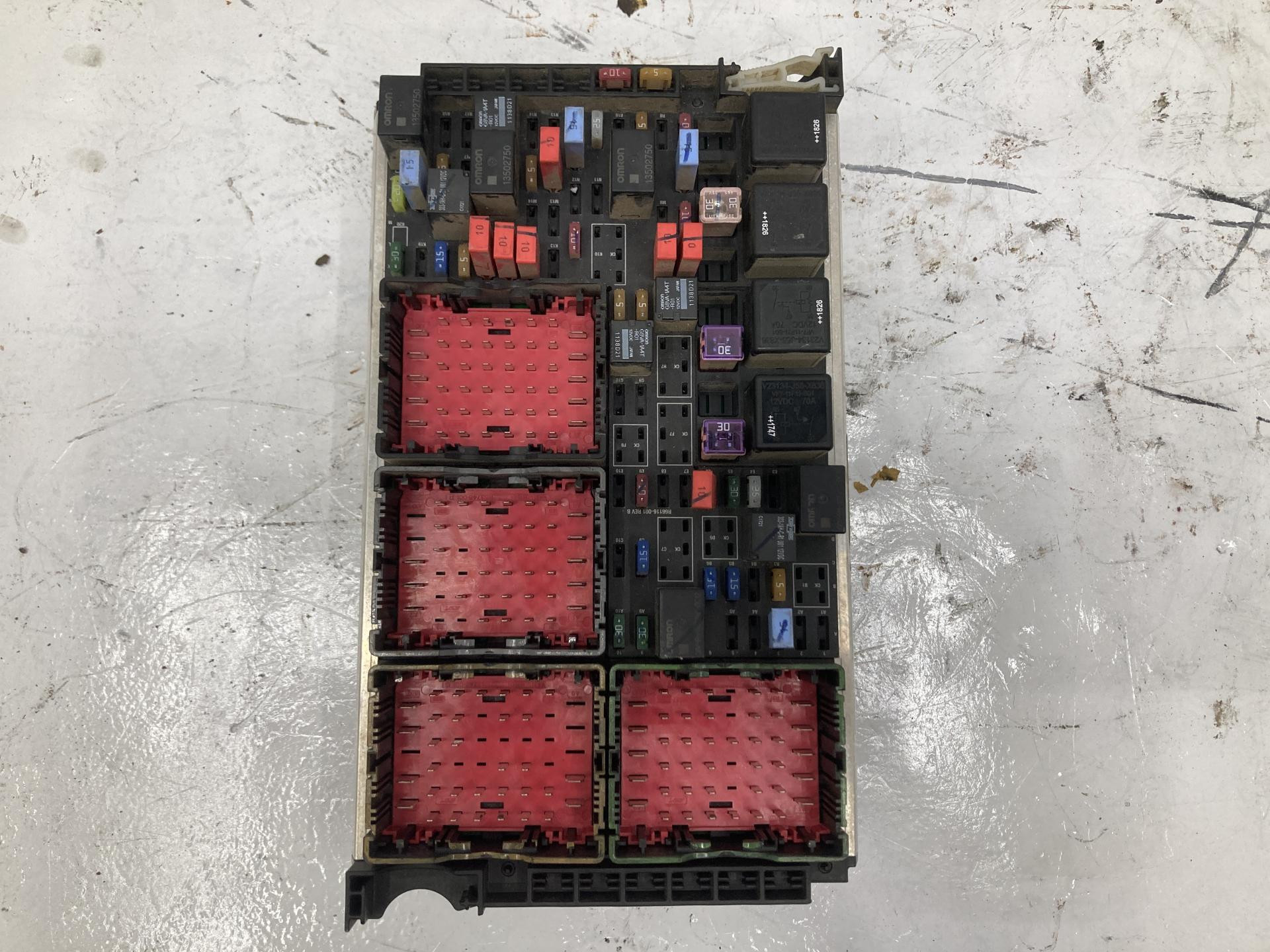 P27-1234-01010 | Kenworth T680 Fuse Box for Sale