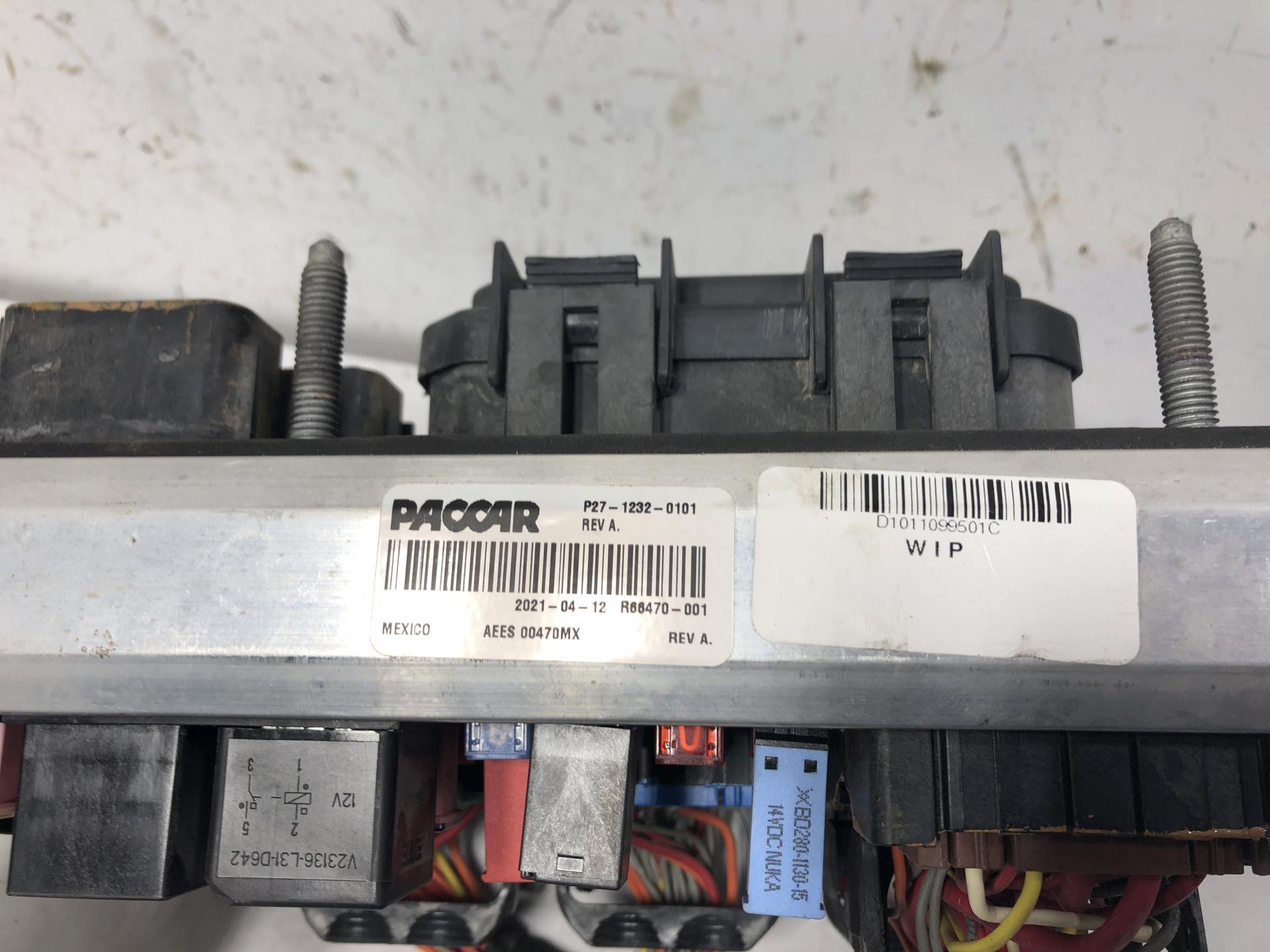 P27-1232-0101 | Kenworth T680 Fuse Box for Sale