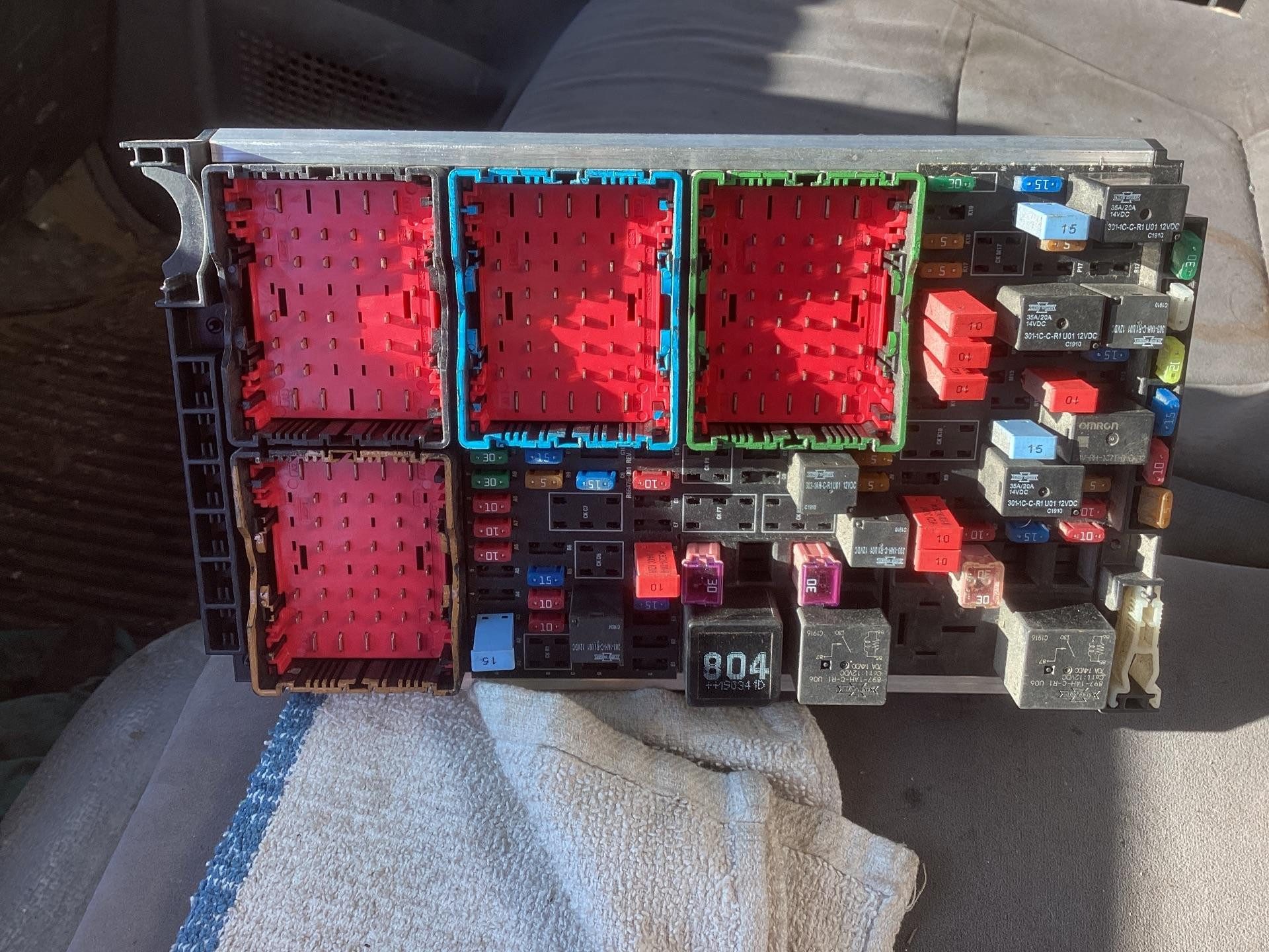R66470-001 | Kenworth T680 Fuse Box for Sale