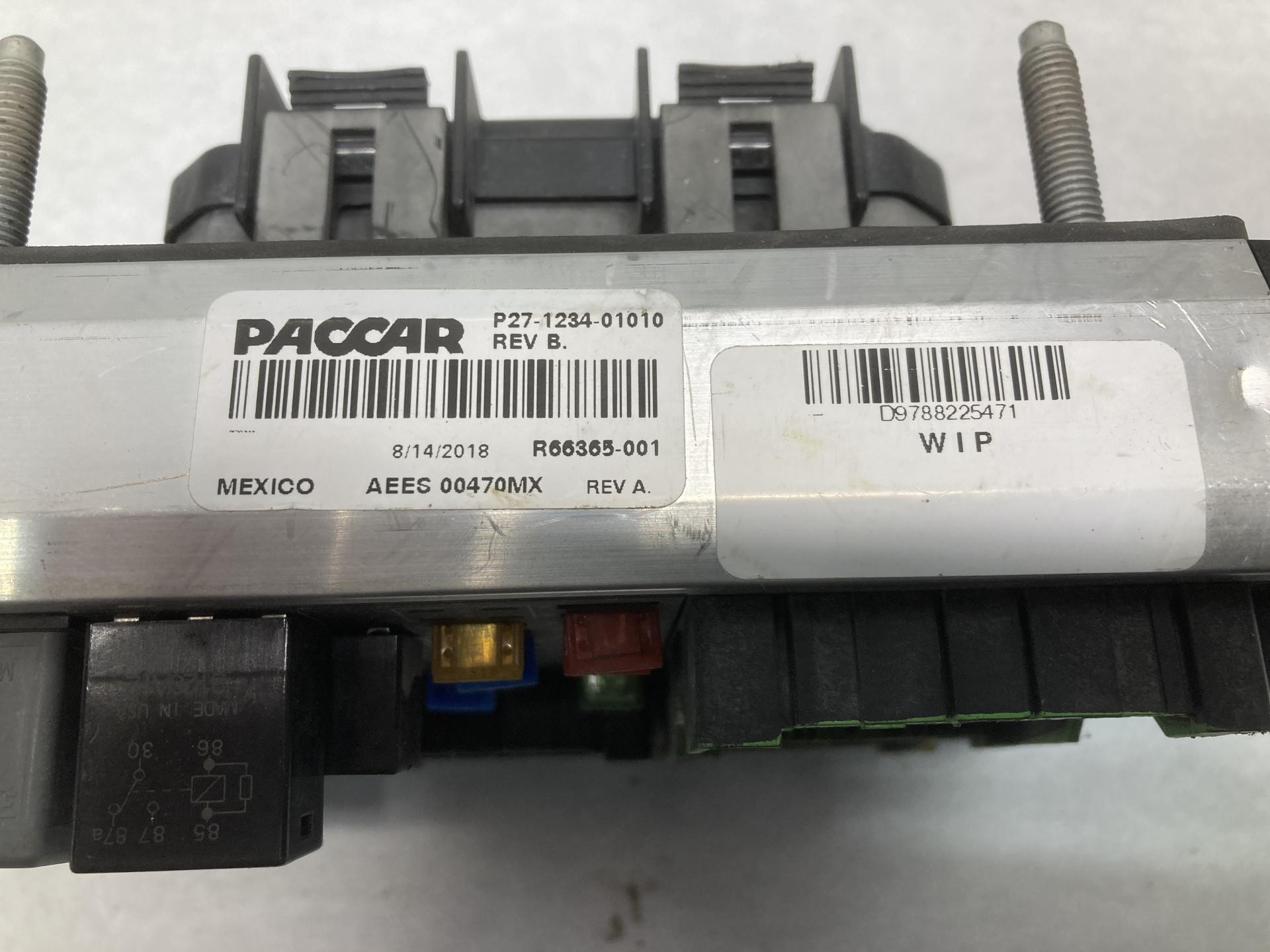P27-1234-01010 | Kenworth T880 Fuse Box for Sale