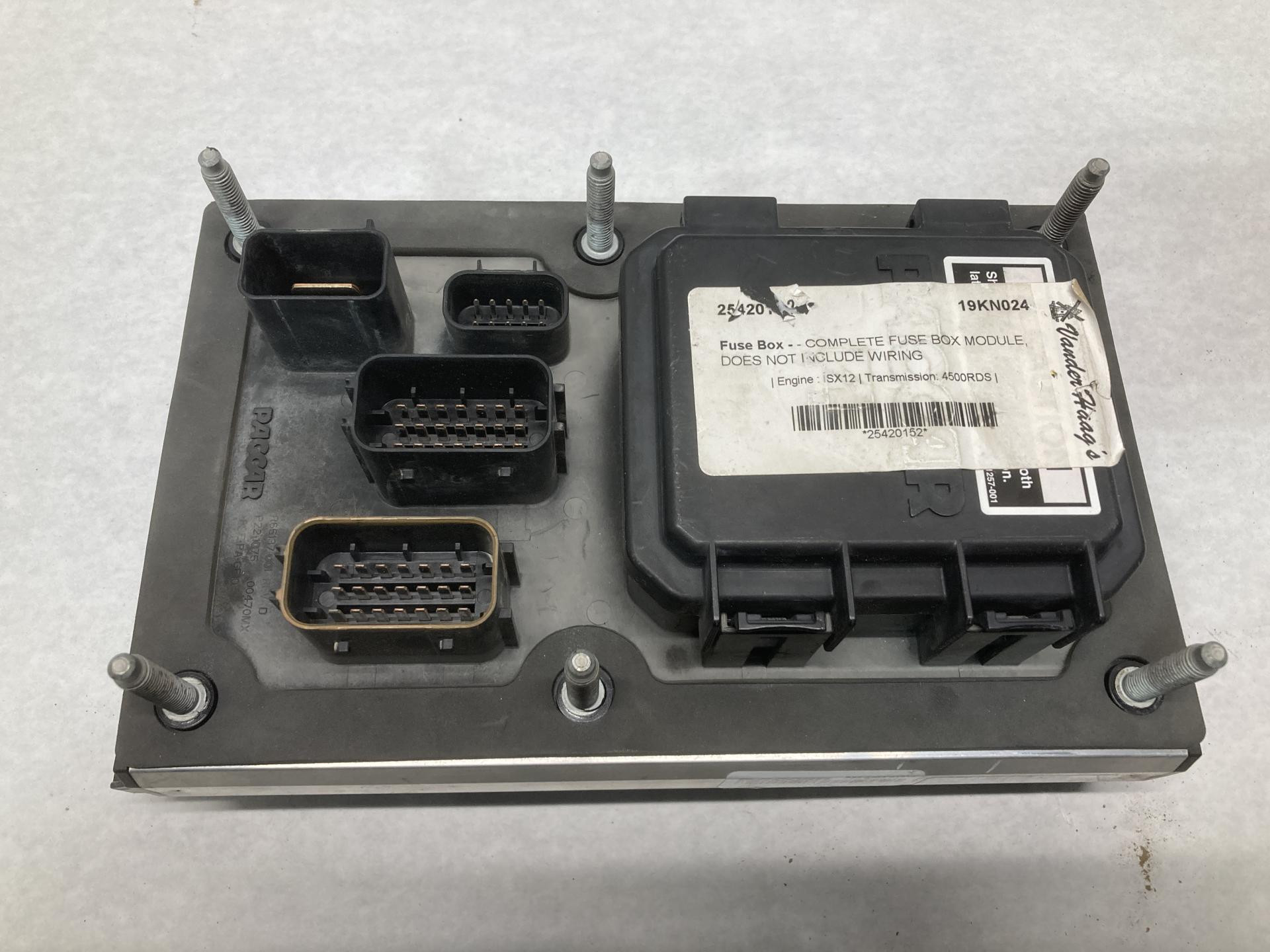 P27-1234-01010 | Kenworth T880 Fuse Box for Sale