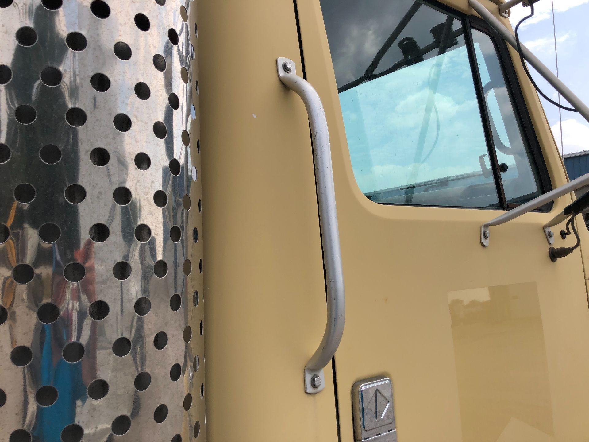 International 8100 Grab Handle for Sale